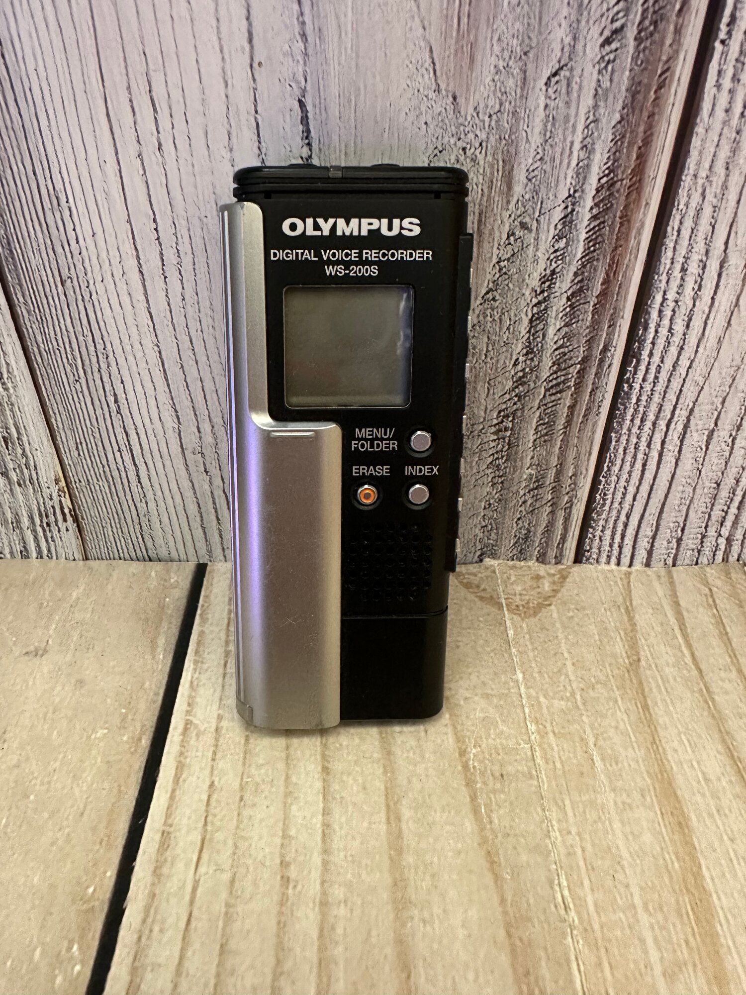 Цифровой диктофон «OLYMPUS WS-200S» винтажный шикарный