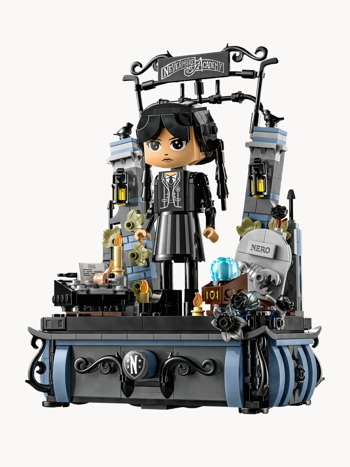 Конструктор LEGO Wednesday™ 76780 Фигурка Венсдей Аддамс, 702 дет.