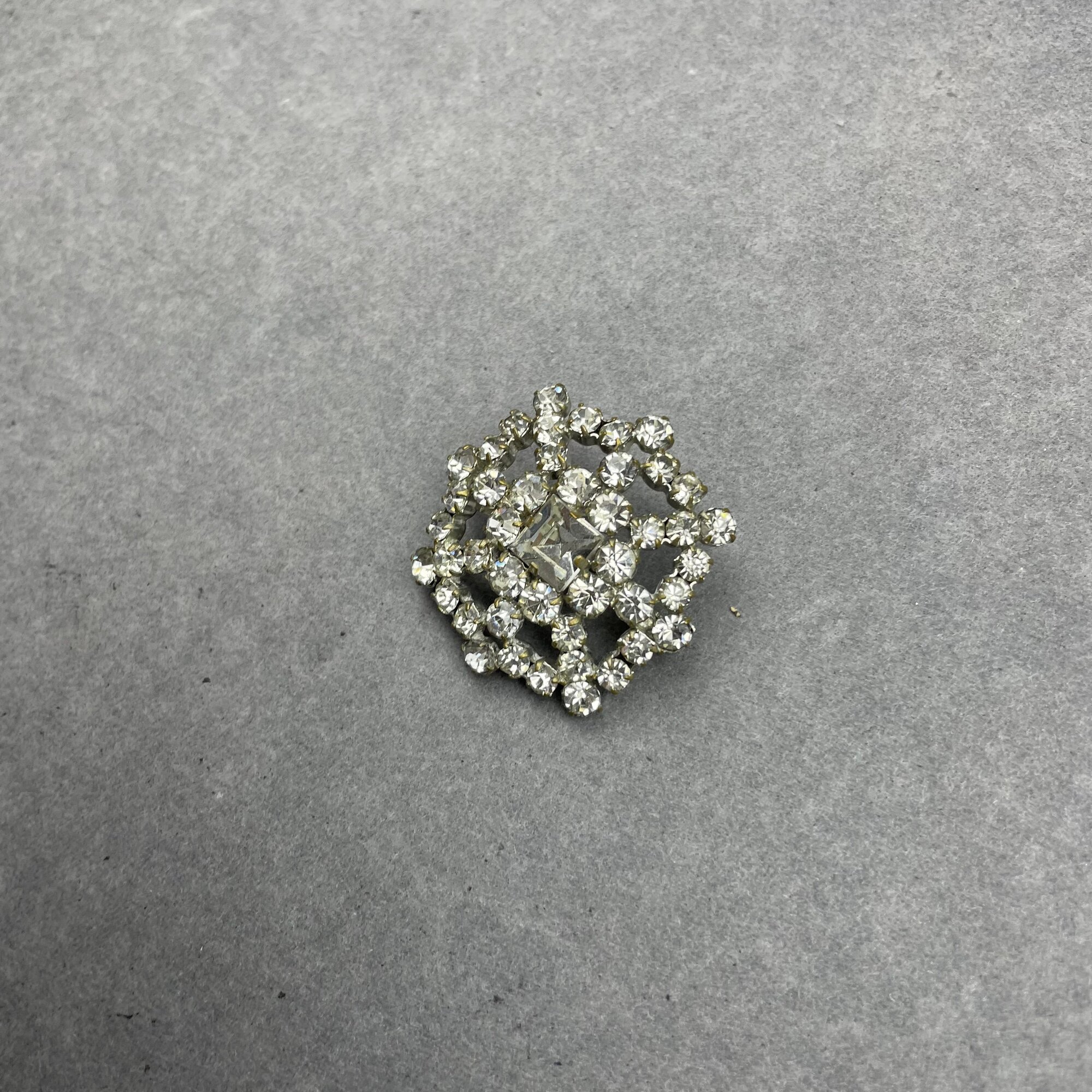 Брошь винтаж с камнями