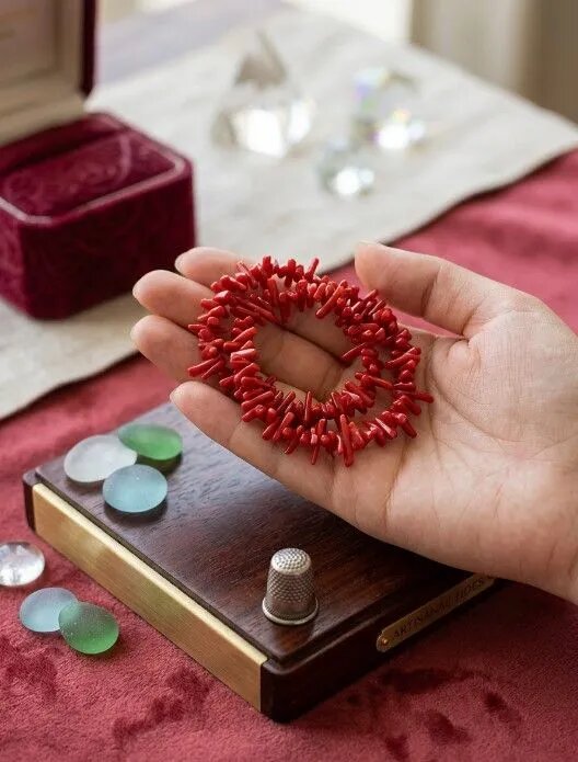 Бусины для рукоделия коралловые палочки красные