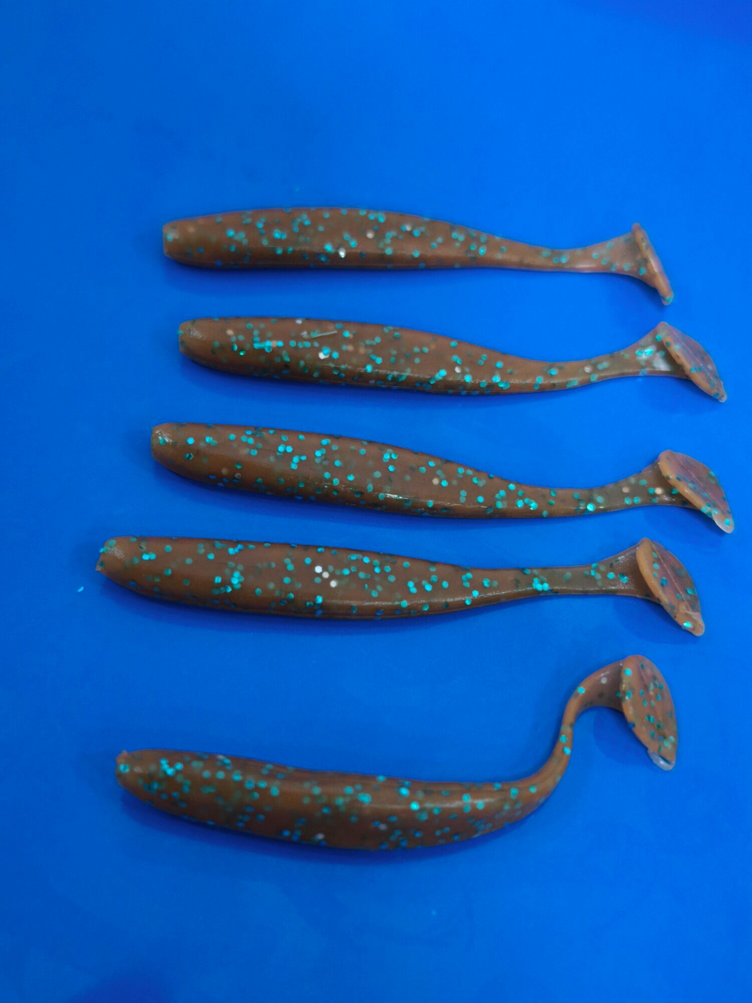 Силиконовая приманка, съедобный силикон с ароматом креветки Easy Minnow Vibrotail- малек 70 мм (2.76") 6 шт, цвет: Машинное масло - зеленый