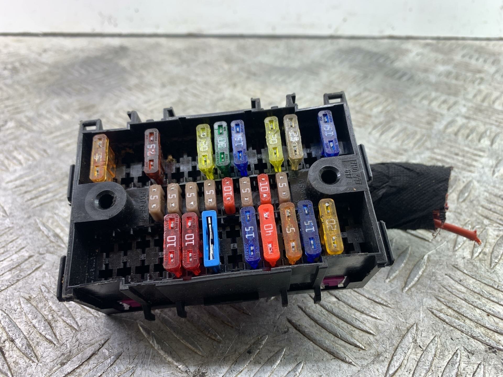 Блок предохранителей Skoda Yeti 2013 13194006170