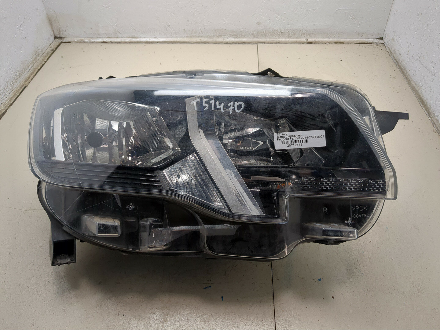 Фара (передняя) правая Peugeot Partner Б/У