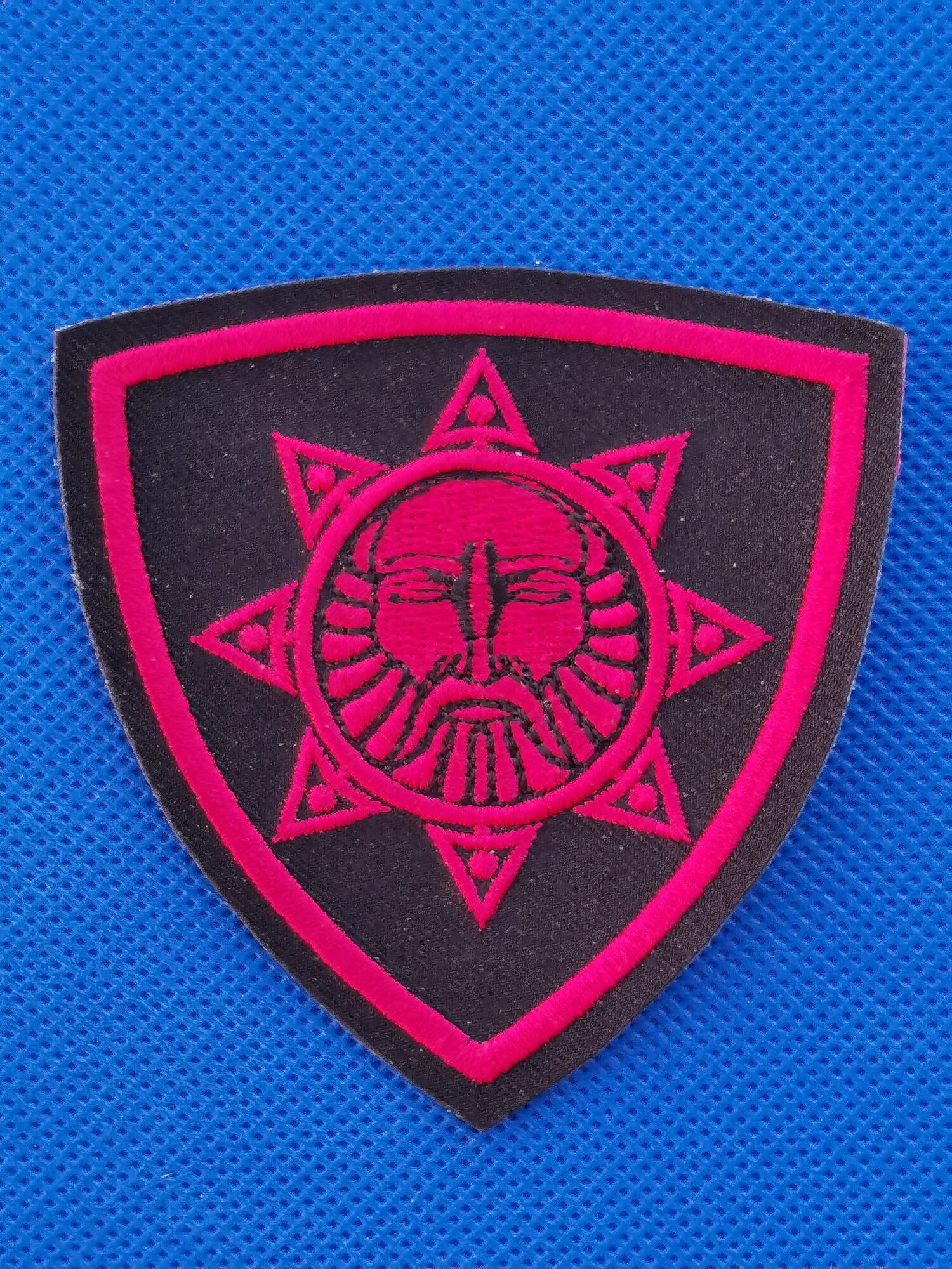 Нашивка "Сварог Бог солнца" на одежду, шеврон термоклеевой, 7,8х8 см