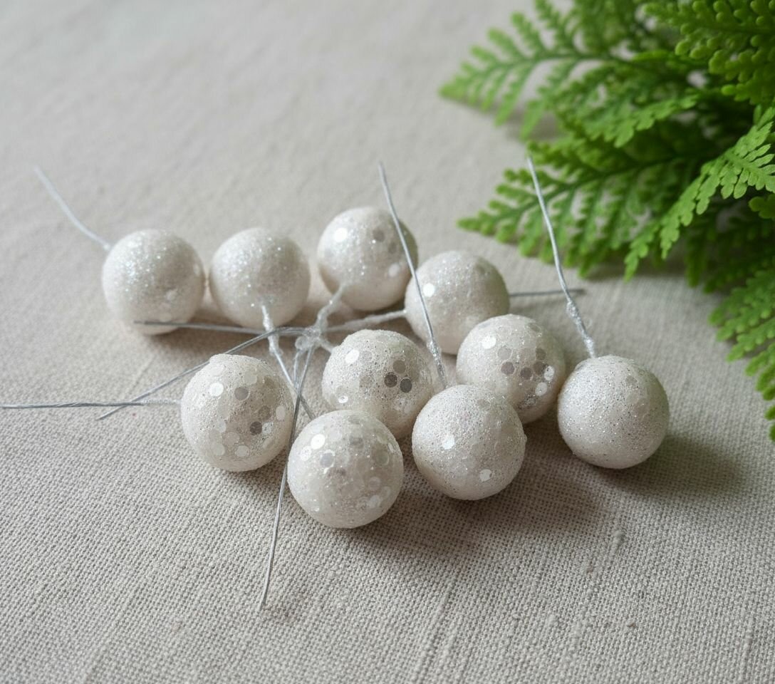 Тычинки. Жемчуг на ножке. Цвет Белые блестящие. Диаметр 2 см, высота с ножкой 7 см. Упаковка 10 шт.