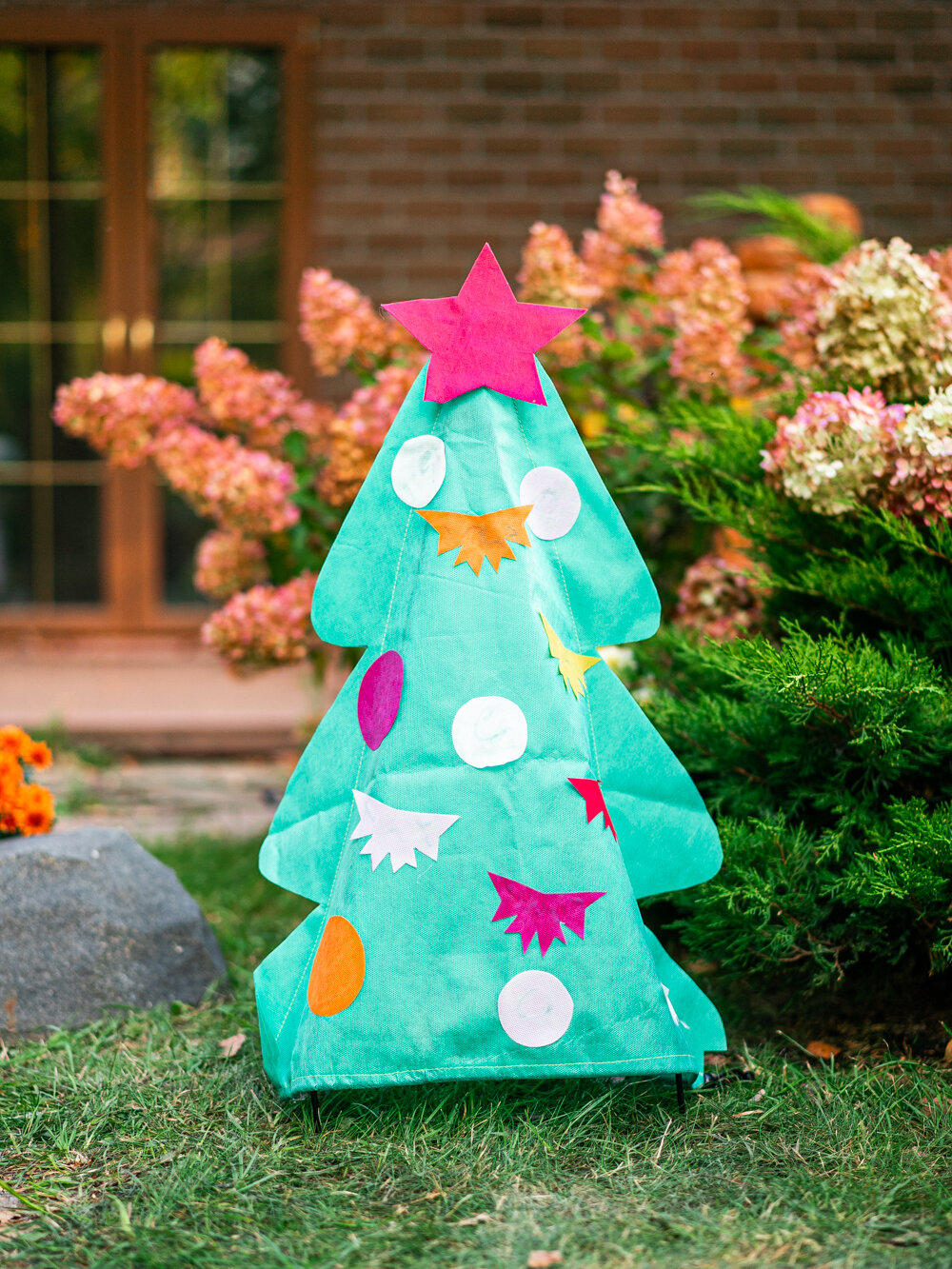 Декоративный колпак "Ёлочка" HITSAD 55028, спанбонд, 60г/м2, красный/зелёный, 55см