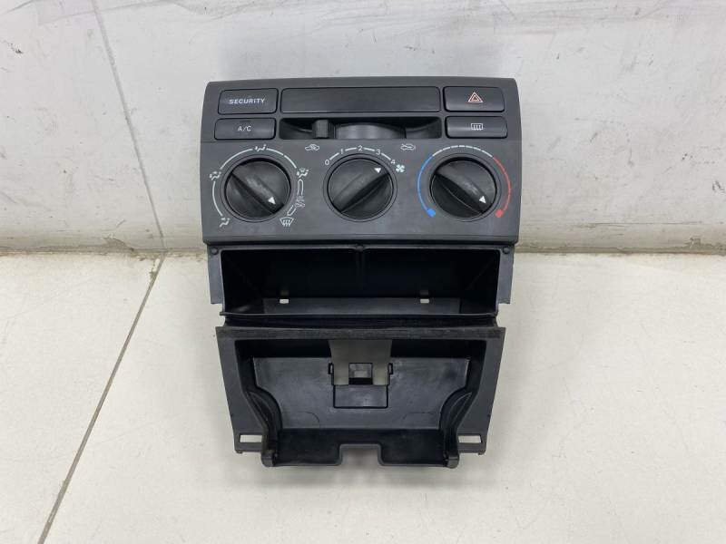 Блок управления отопителем Toyota Corolla E120 2001-2007 кат.номер: 5590002180 5542002140B1 5553302050 8433202090B