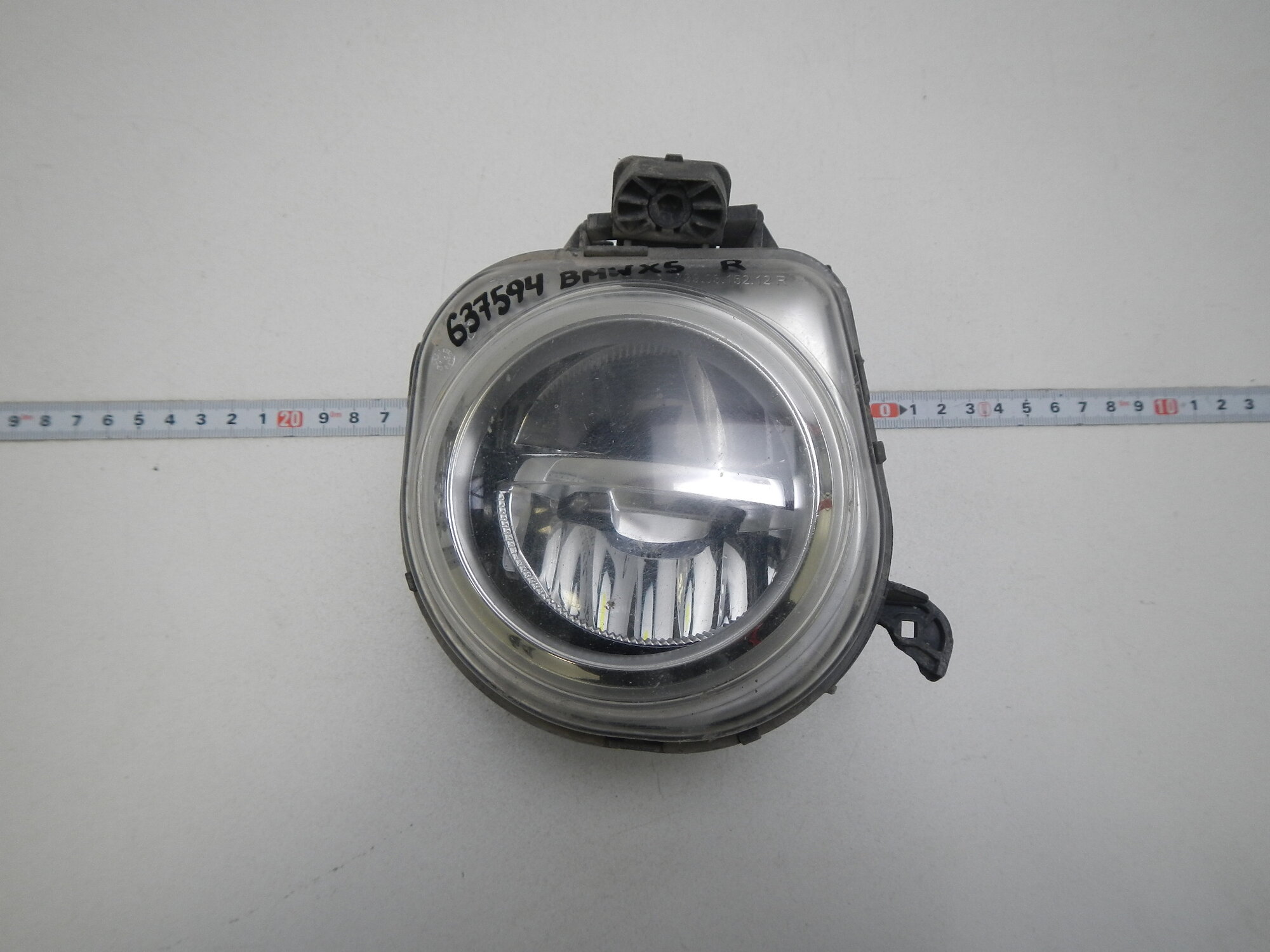 Б/У Фара противотуманная правая, BMW (БМВ)-X5 (F15) (13-18) BMW X5 (F15) (13-18) Царапины, сломаны 4 крепления. 637594 B...