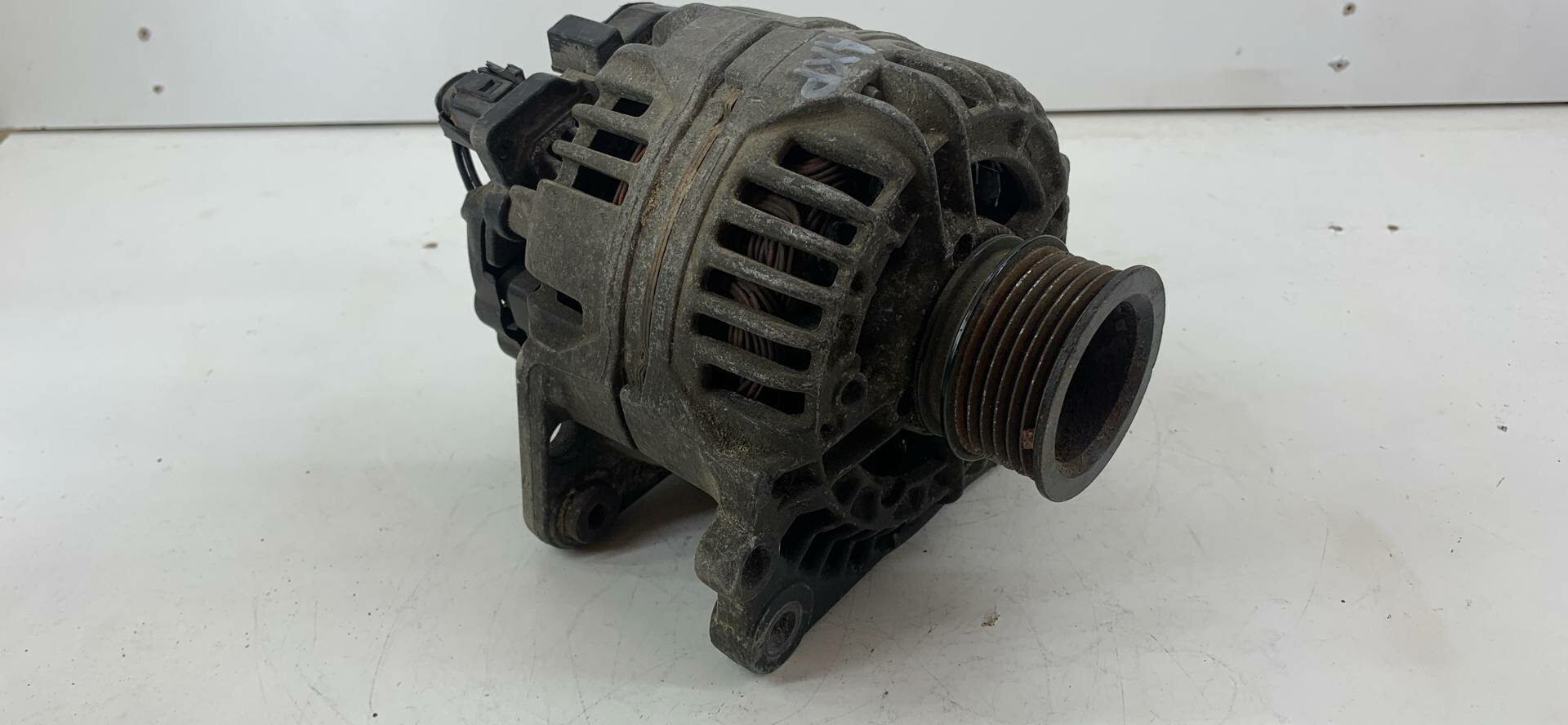 Генератор SEAT Leon 2003 037903025E