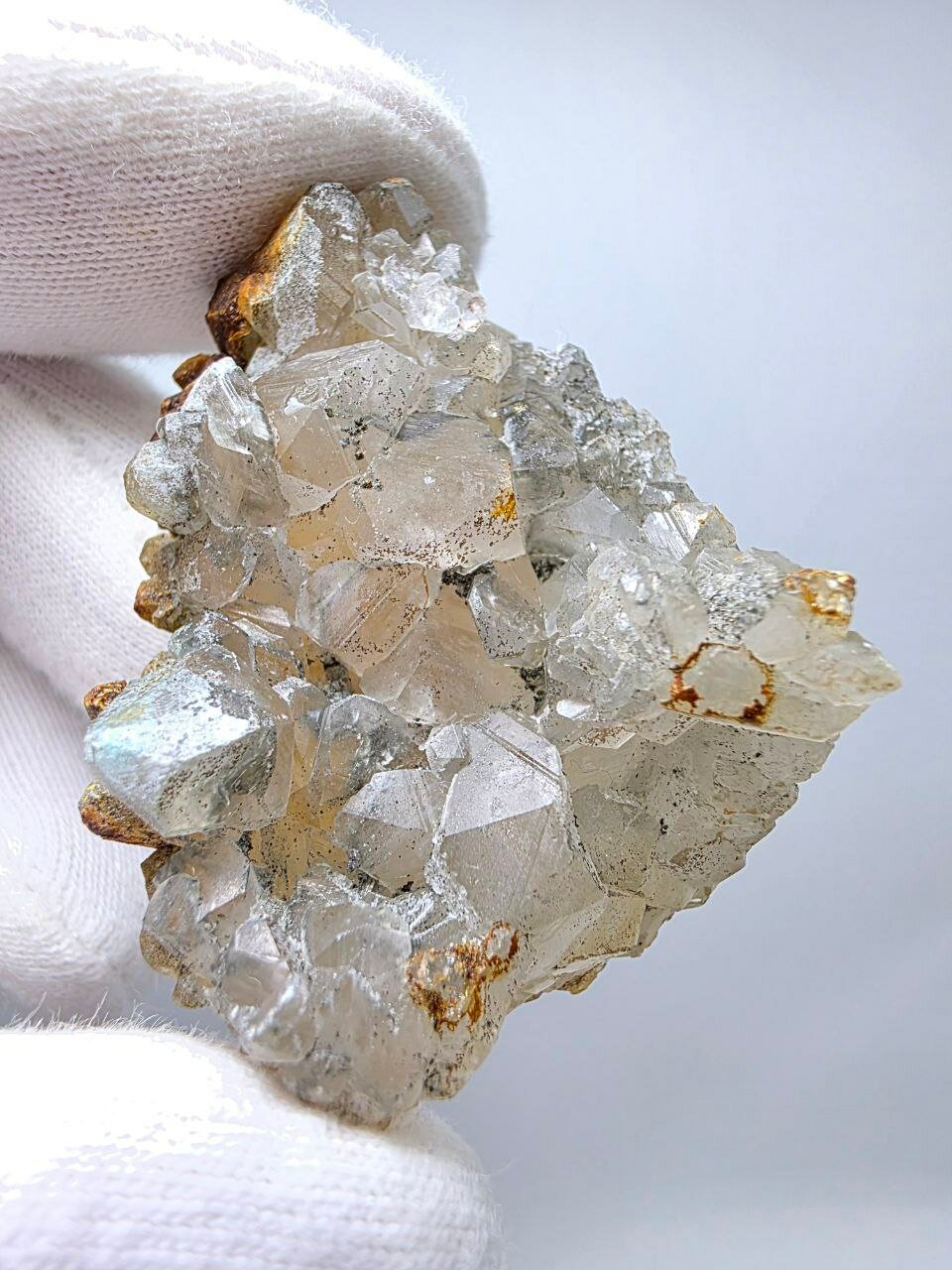 Кальцит с пиритом, 44 мм 16 г.