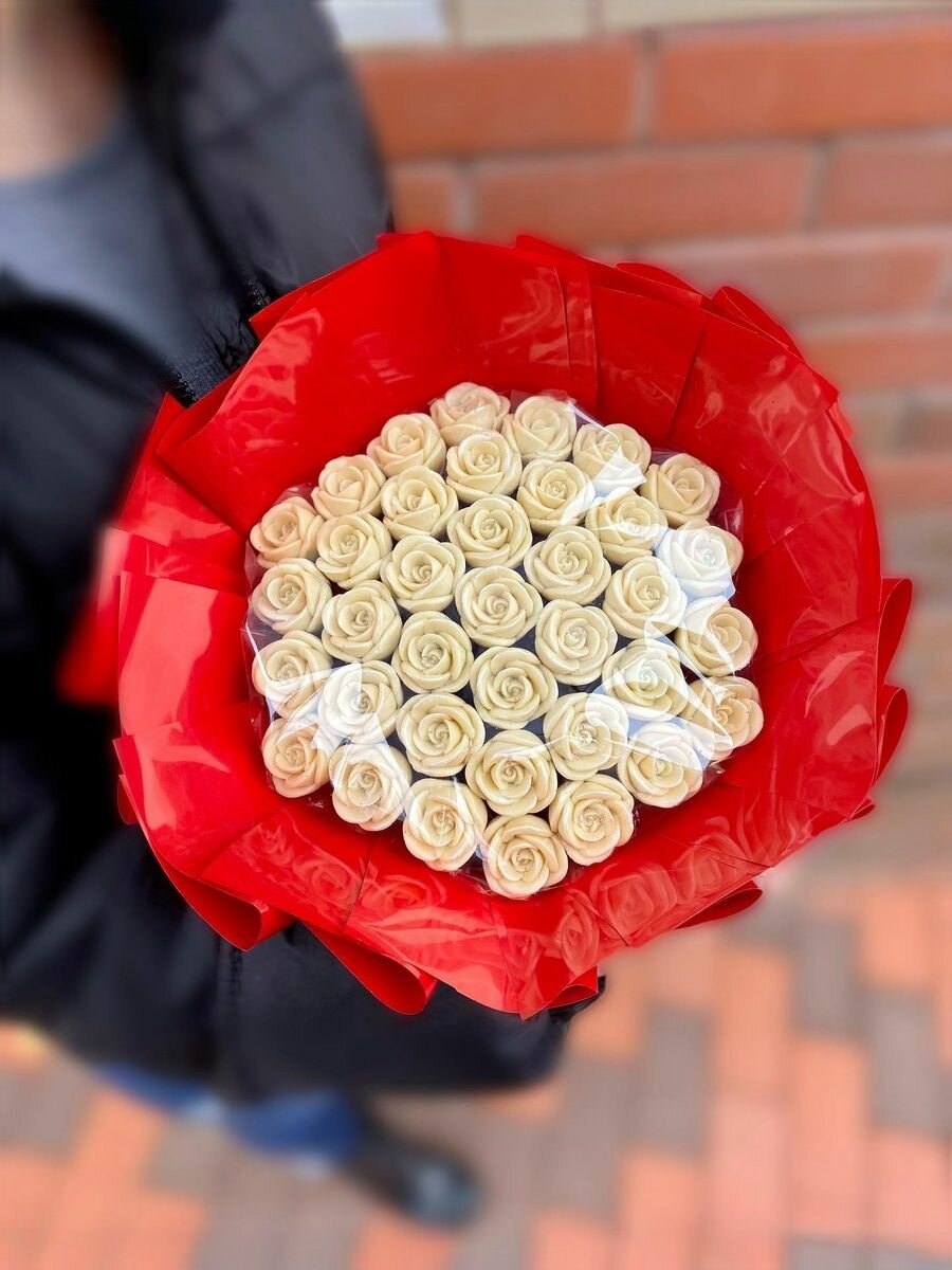 Сладкий букет ТД НебыковА шоколадные розы 37 шт, белые розы, 444 гр