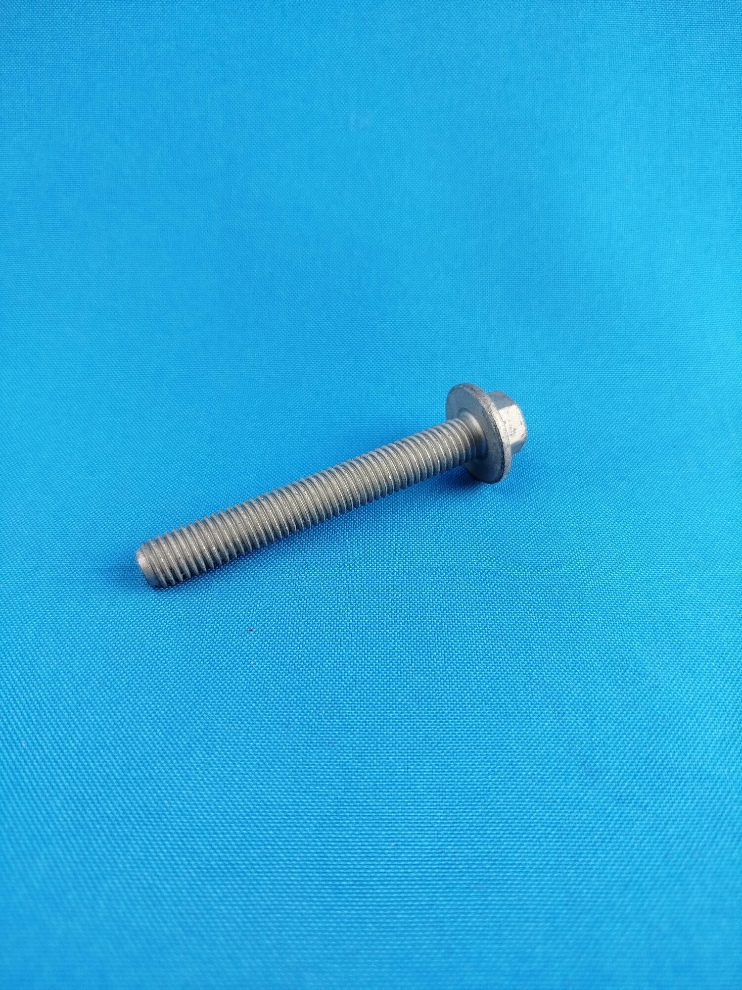 Болт "ВАЗ" для а/м крепления коробки КПП X-Ray