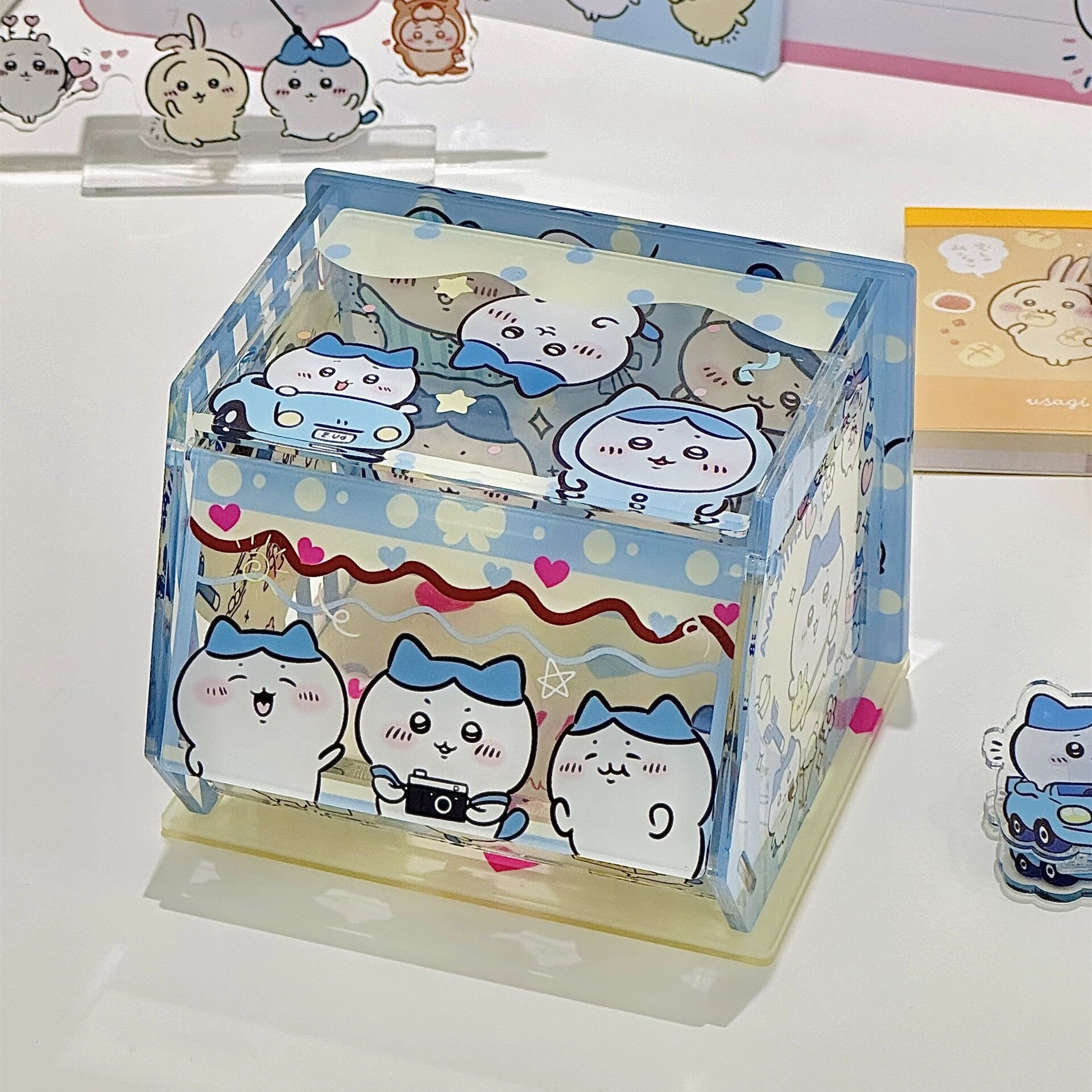 Коробка для хранения Chiikawa, милая коробка для конфет, акриловая крышка, настольный органайзер, защита от пыли, декор