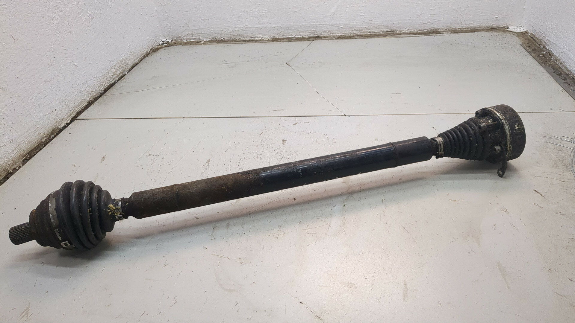 Полуось (вал, шрус) правая передняя Volkswagen Golf 6 Б/У