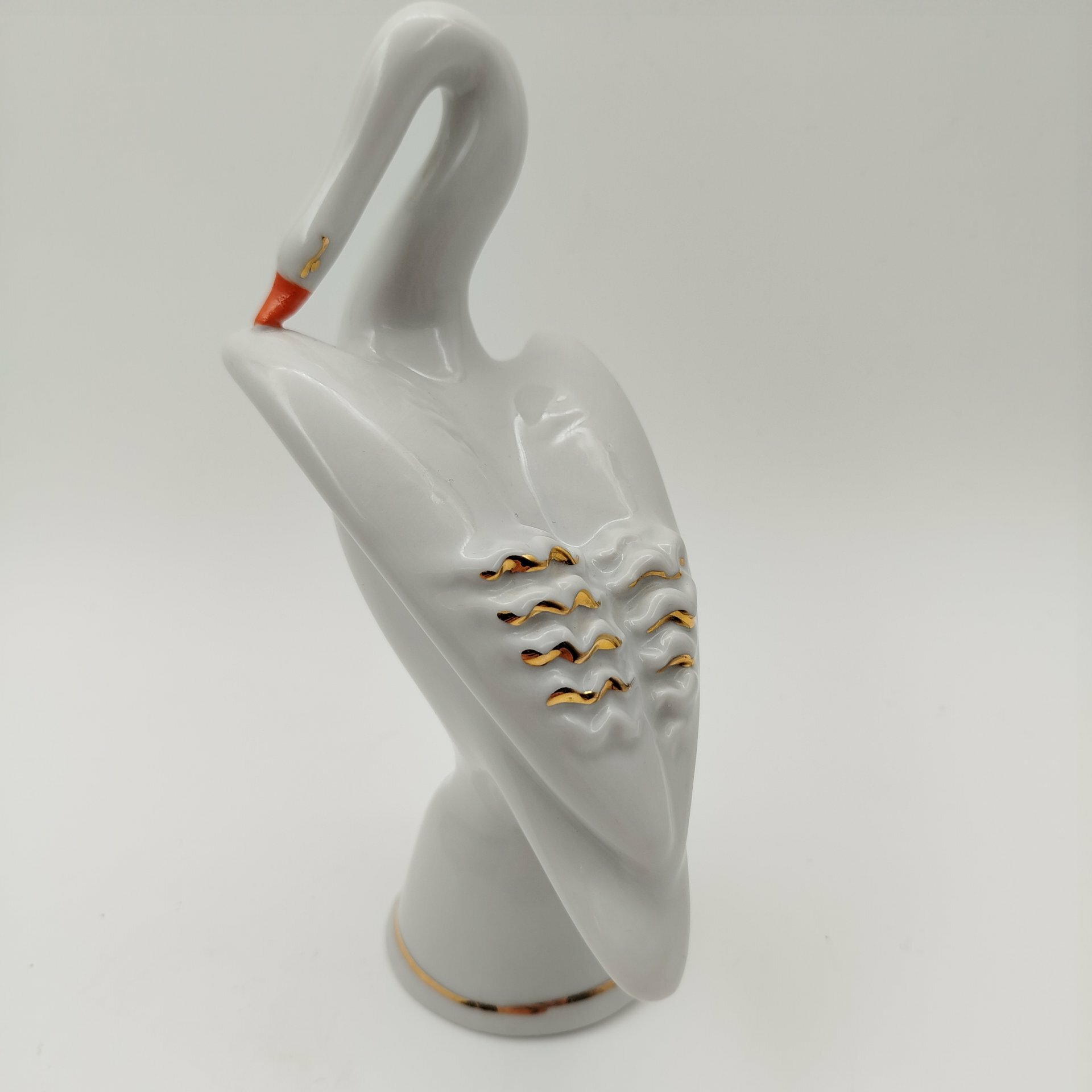 Статуэтка "Белый лебедь", фарфор, золочение, Дулевский фарфоровый завод (Дулёво)