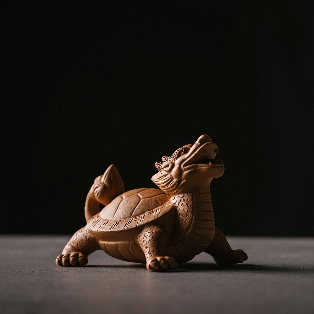 Чайная фигурка "Би Си", исинская жёлтая глина