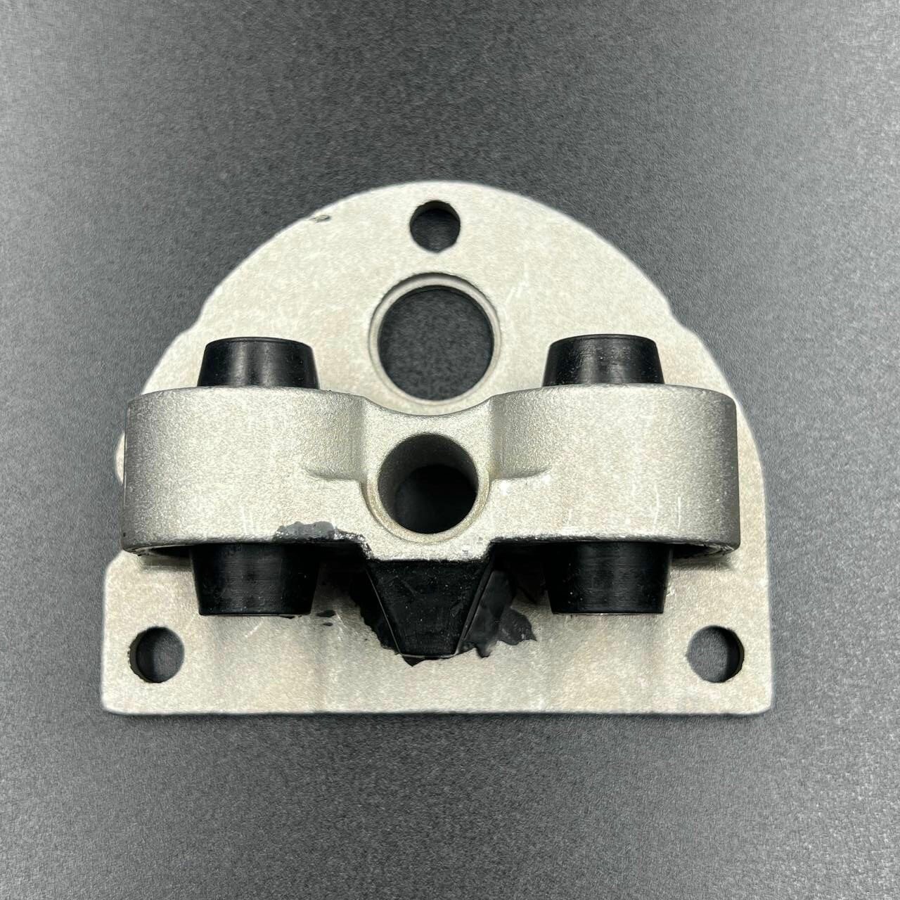 Демпфер опорный резиновый Yamaha 9.9-15 (Верхний) (YUELANG) ОЕМ:63V-44514-01-K