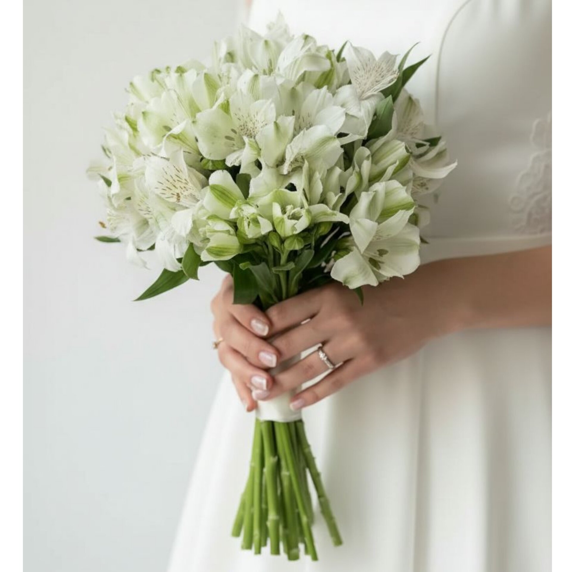 Букет невесты Мегацвет24 "Альстромерия", белый, сборка под ленту