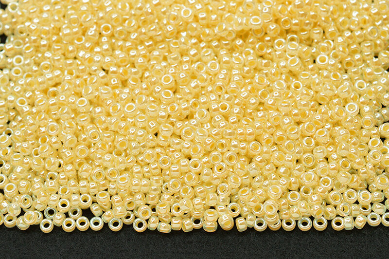 Бисер японский MIYUKI круглый 15/0 #0514 лимонный лёд, цейлон, 10 грамм