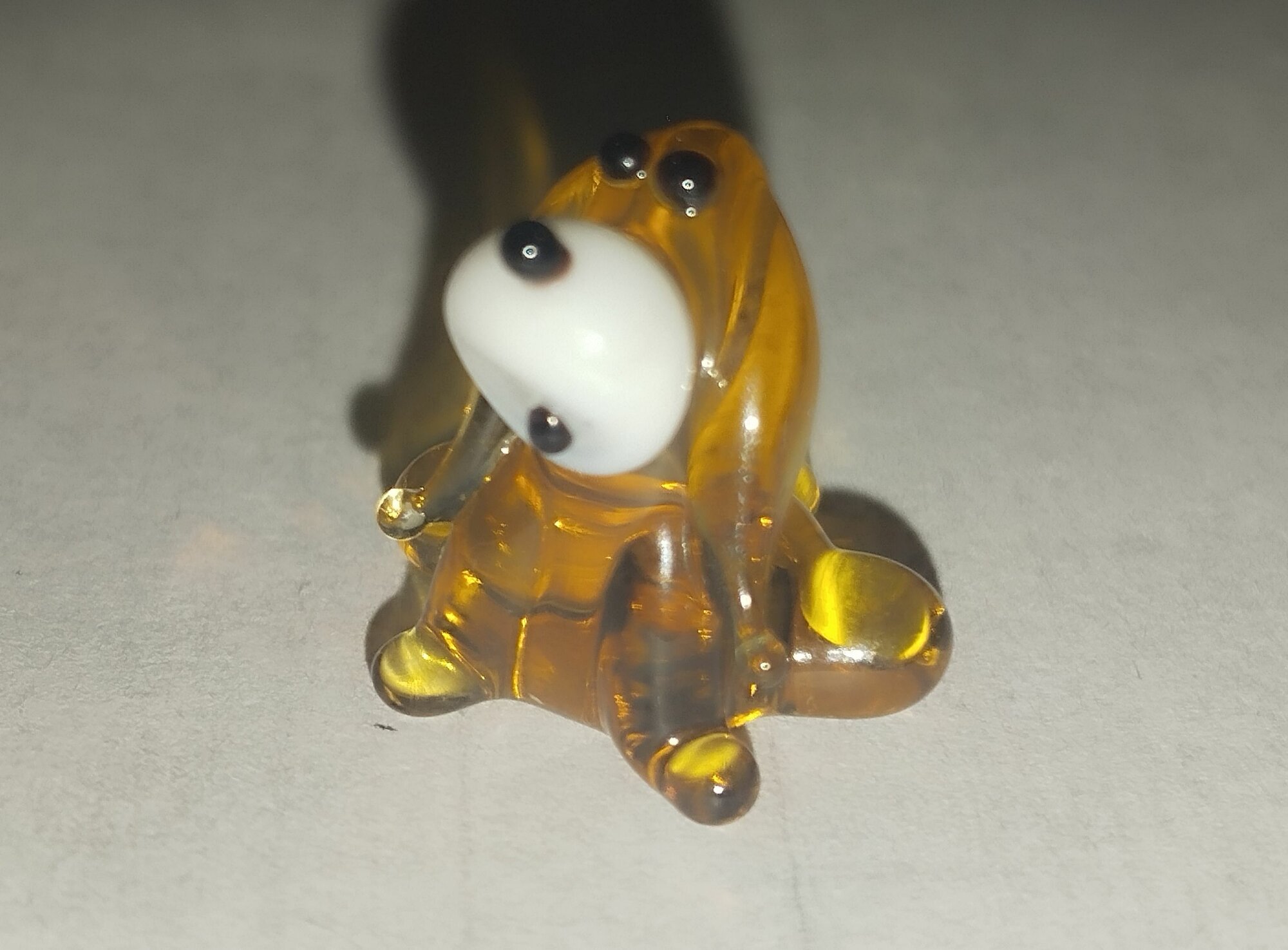 Стеклянная микро фигурка собака
