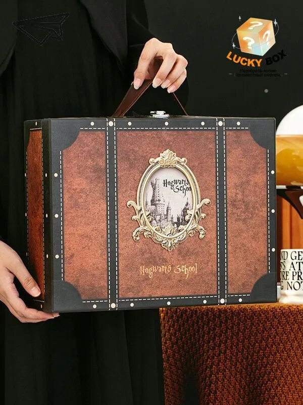 Коробка подарочная Hogwarts School, 12х28х37 см, искусственная кожа, картон, винтаж