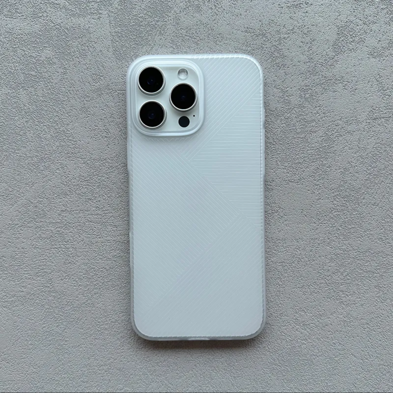 Ультратонкий чехол из поликарбоната с геометрическими полосами для iPhone 13 Pro Max, прозрачно-белый - защита от