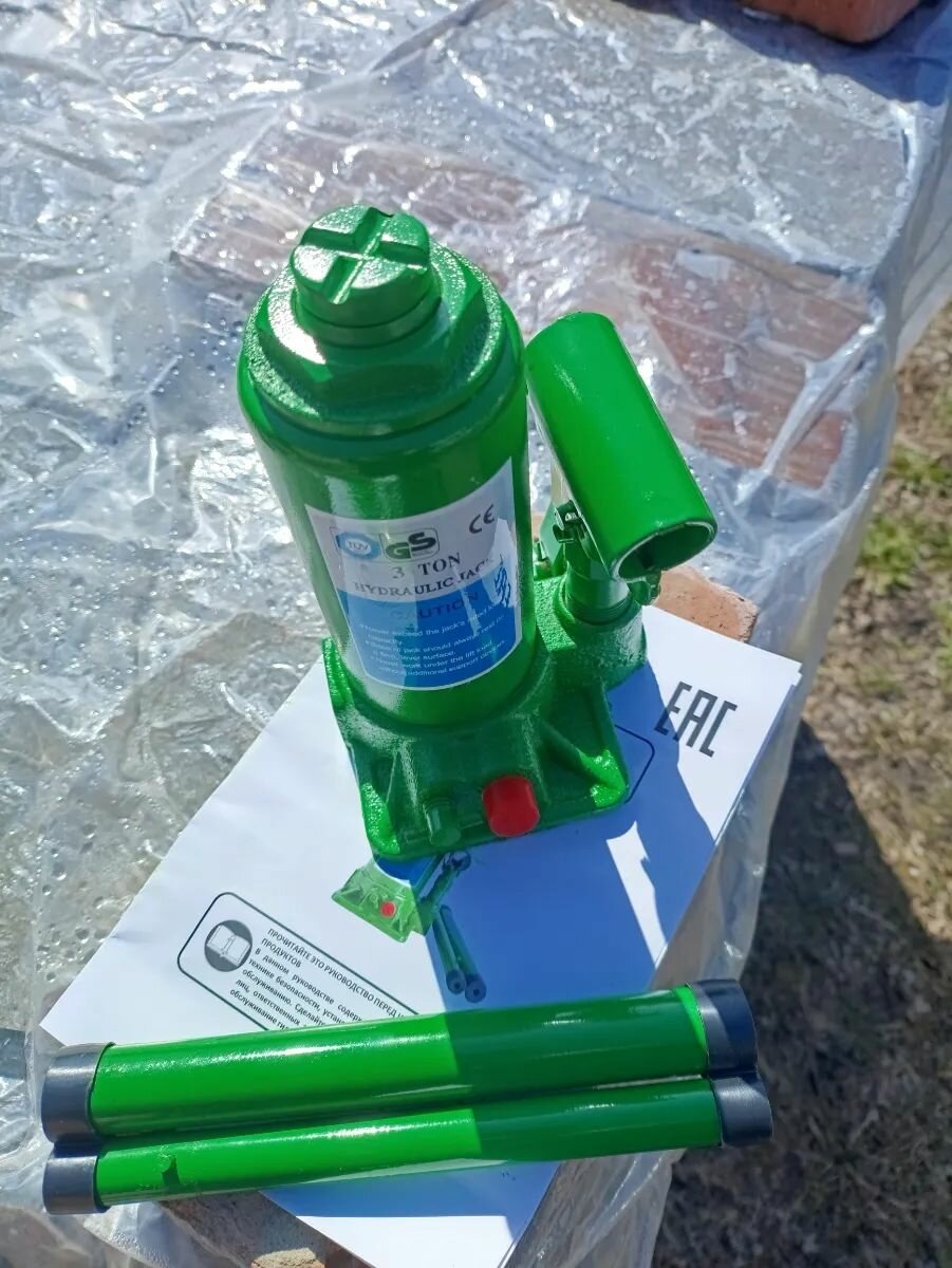 Домкрат автомобильный EURO-LIFT гидравлический бутылочный 3т