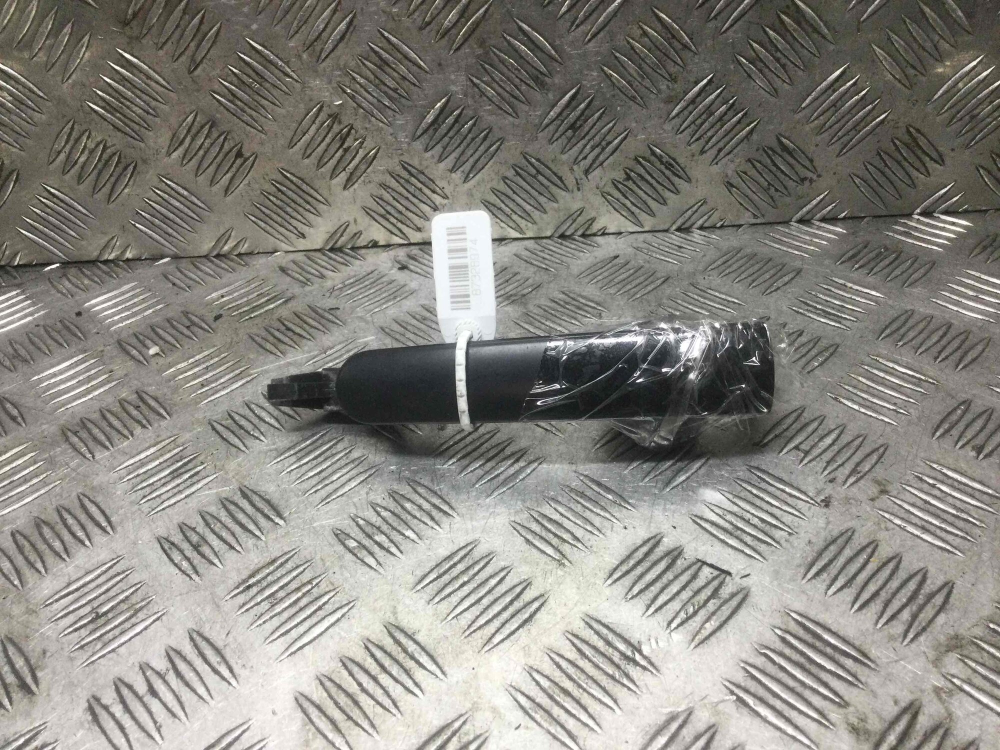 Б/У Ручка наружная задняя правая Volkswagen Golf 4 поколение (1997-2004) 2000 г.