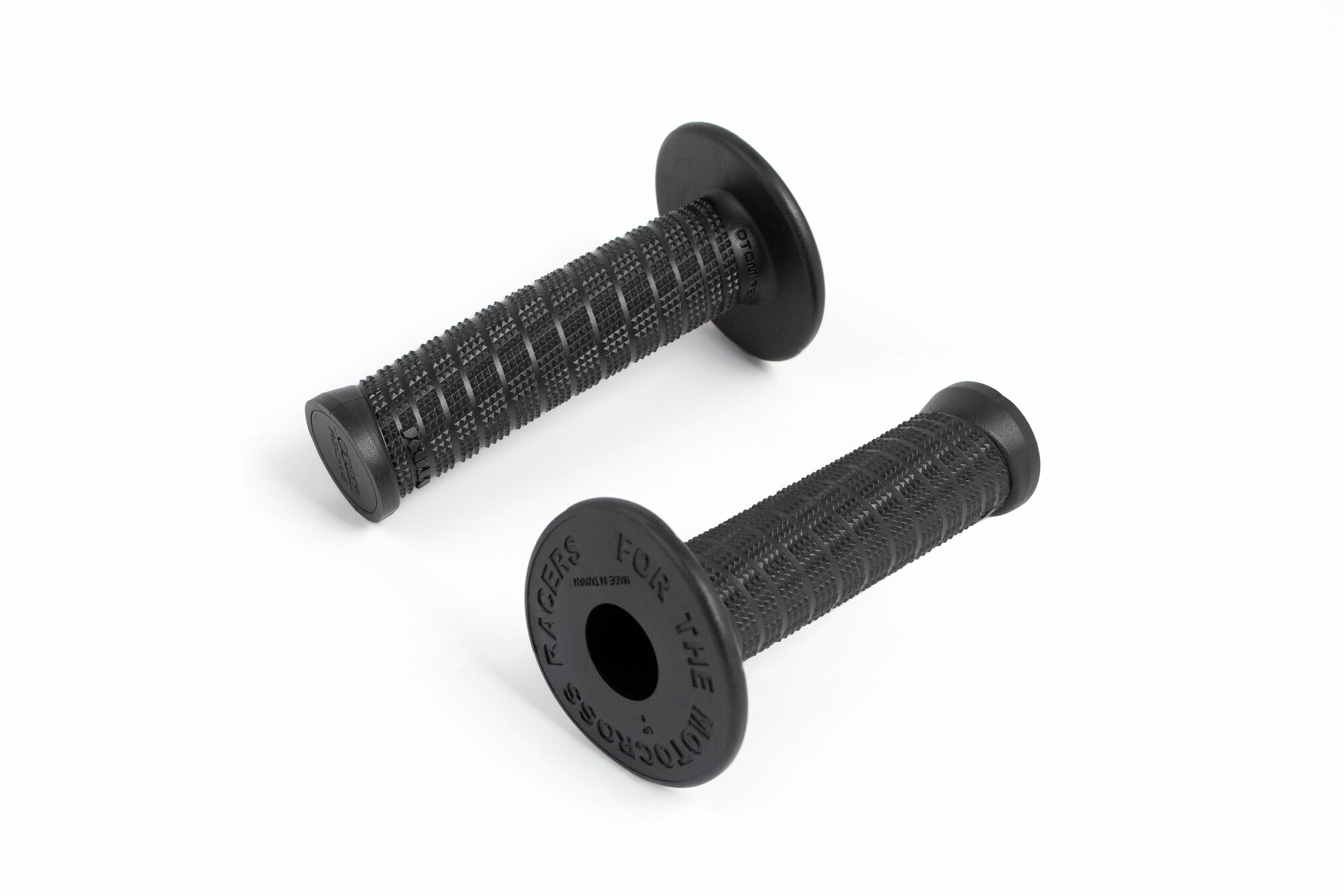 Грипсы универсальные 22-25 мм черные