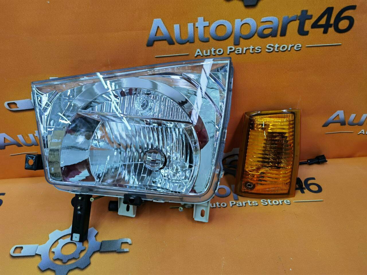 Фара передняя левая с поворотником Hyundai HD72/78. Аналог