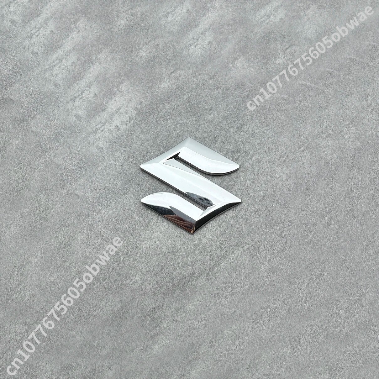 Серебряный значок Suzuki Swift Vitara, 4.5cm
