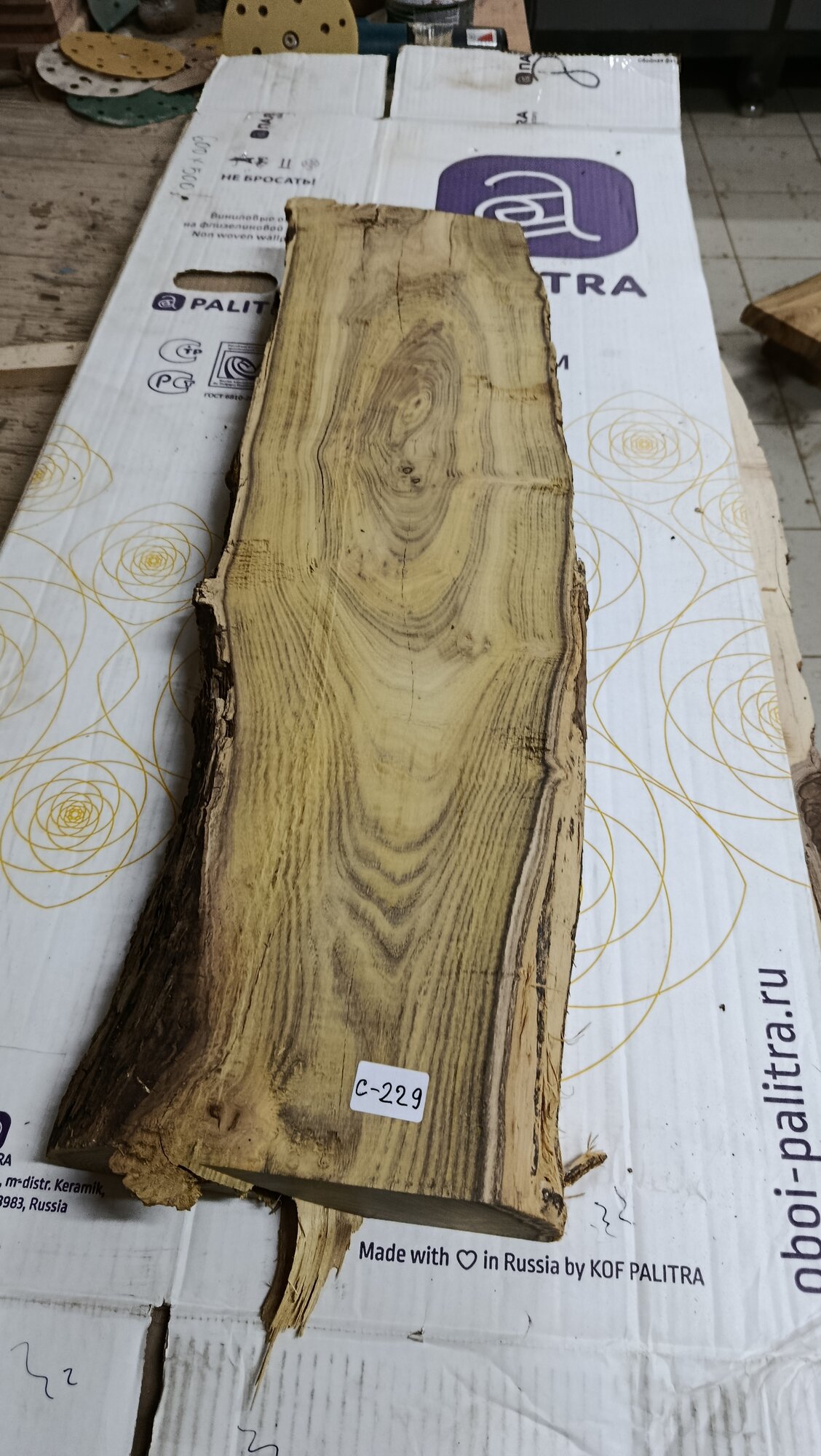 Слэб из акации, 74х19х6 см(С229) высушенный , влажность 8%, фрезерован, не шлифован