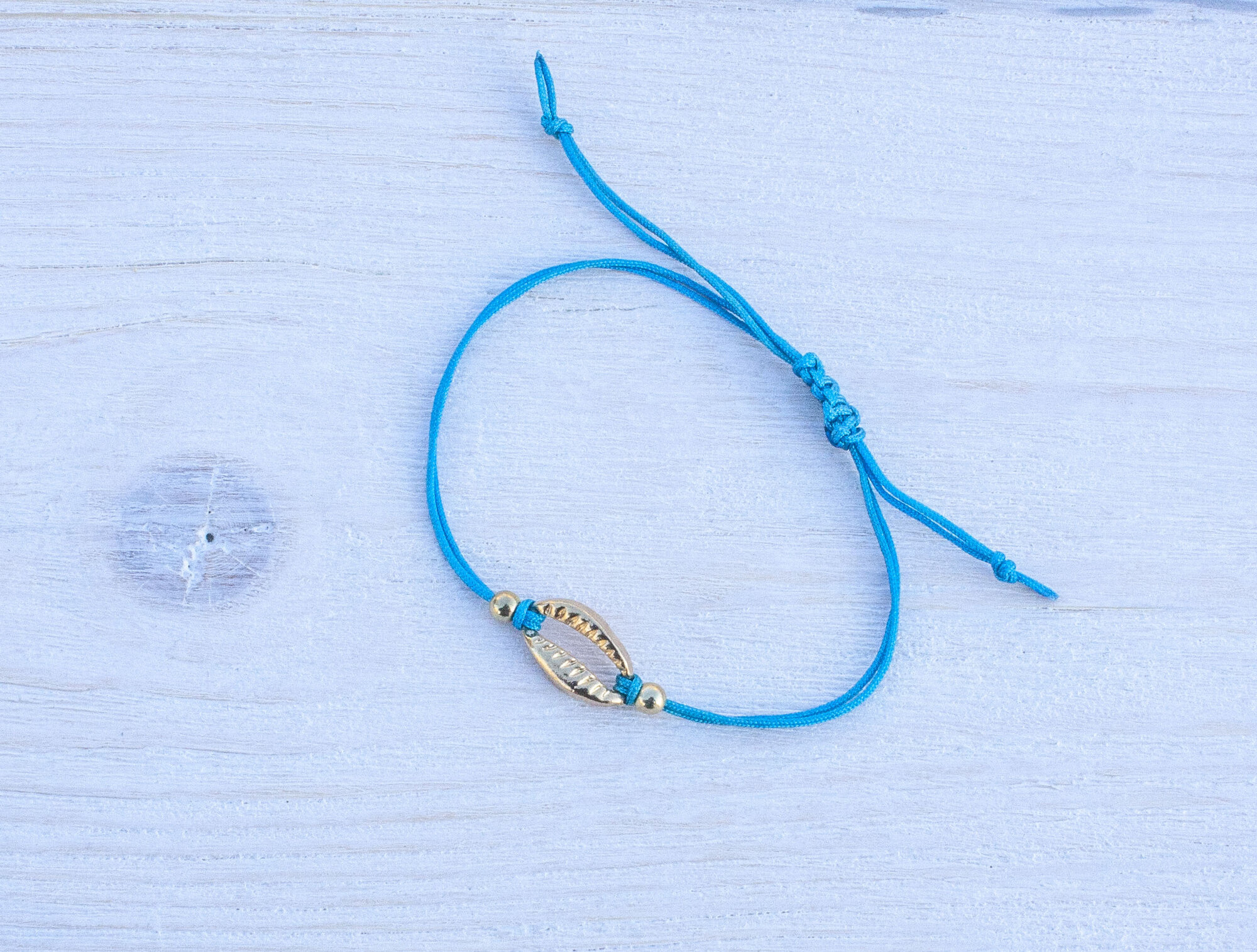 Плетеный браслет