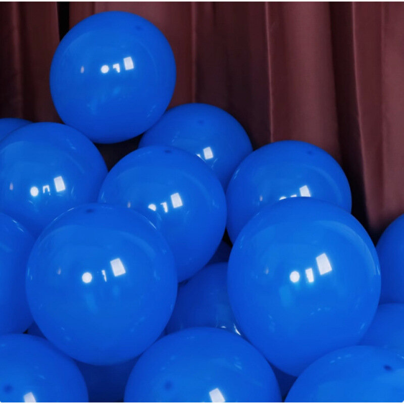 Оформление сцены с воздушными шарами для выпускного, открытия, свадьбы, дня рождения. Арка из латексных утолщенных красных шаров.