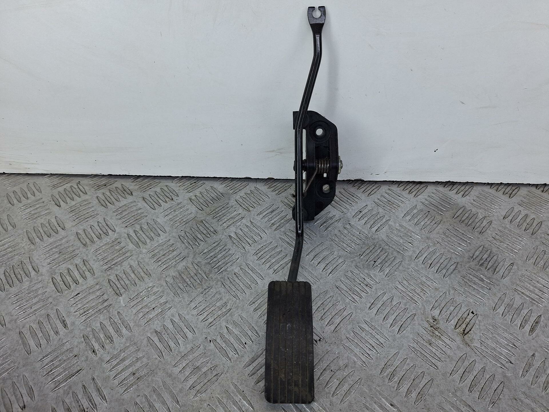 Педаль газа Hyundai Getz рест. 2006