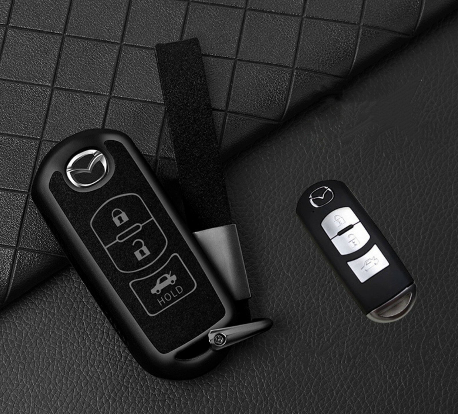 Чехол для ключа Mazda MyPads из замши черный с вырезом под логотип для моделей 3, 6, CX-30, CX-5, CX-7, CX-9