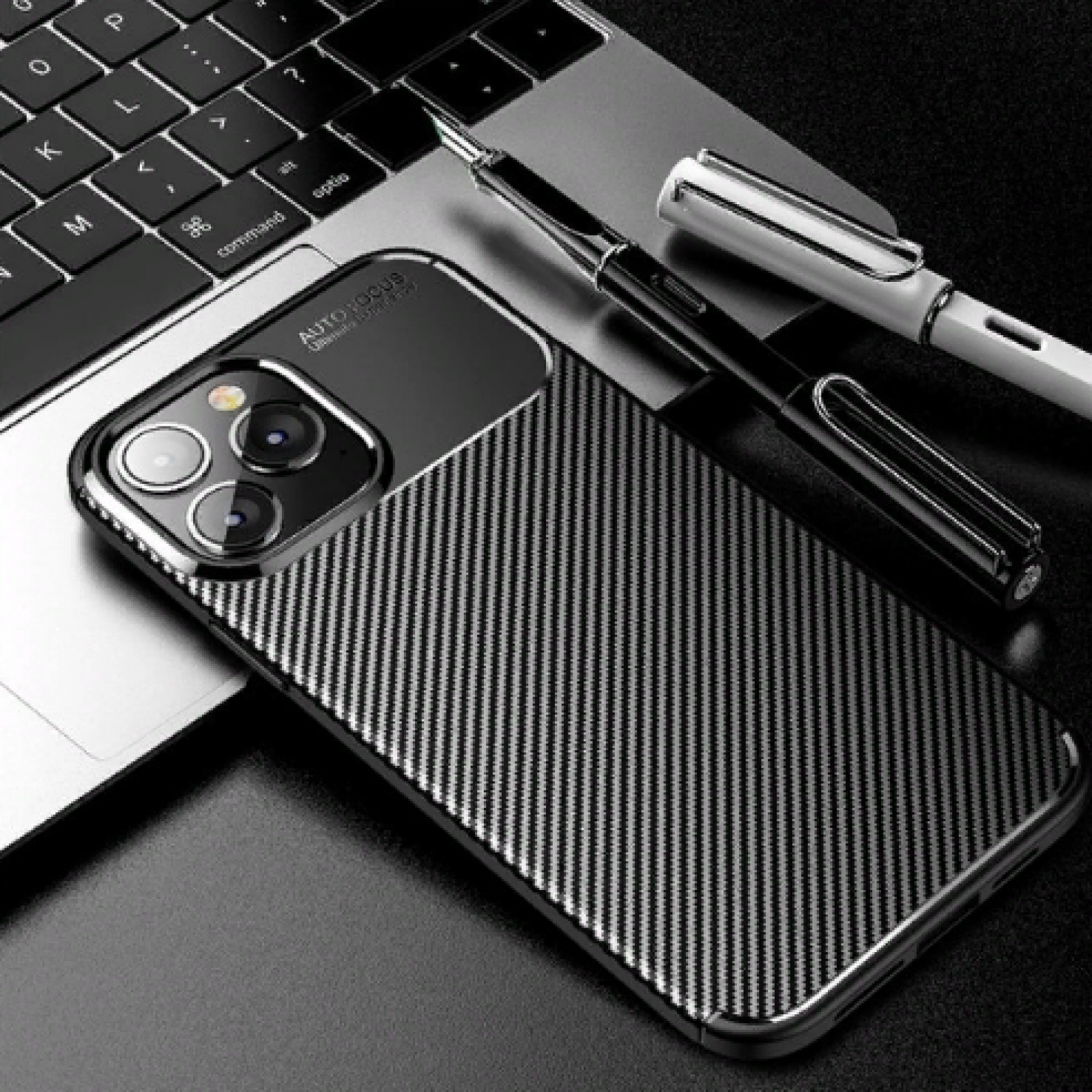 Чехол-бампер MyPads Sotto il Carbonio для iPhone 14 Pro из прочного силикона с матовой отделкой под карбон черный