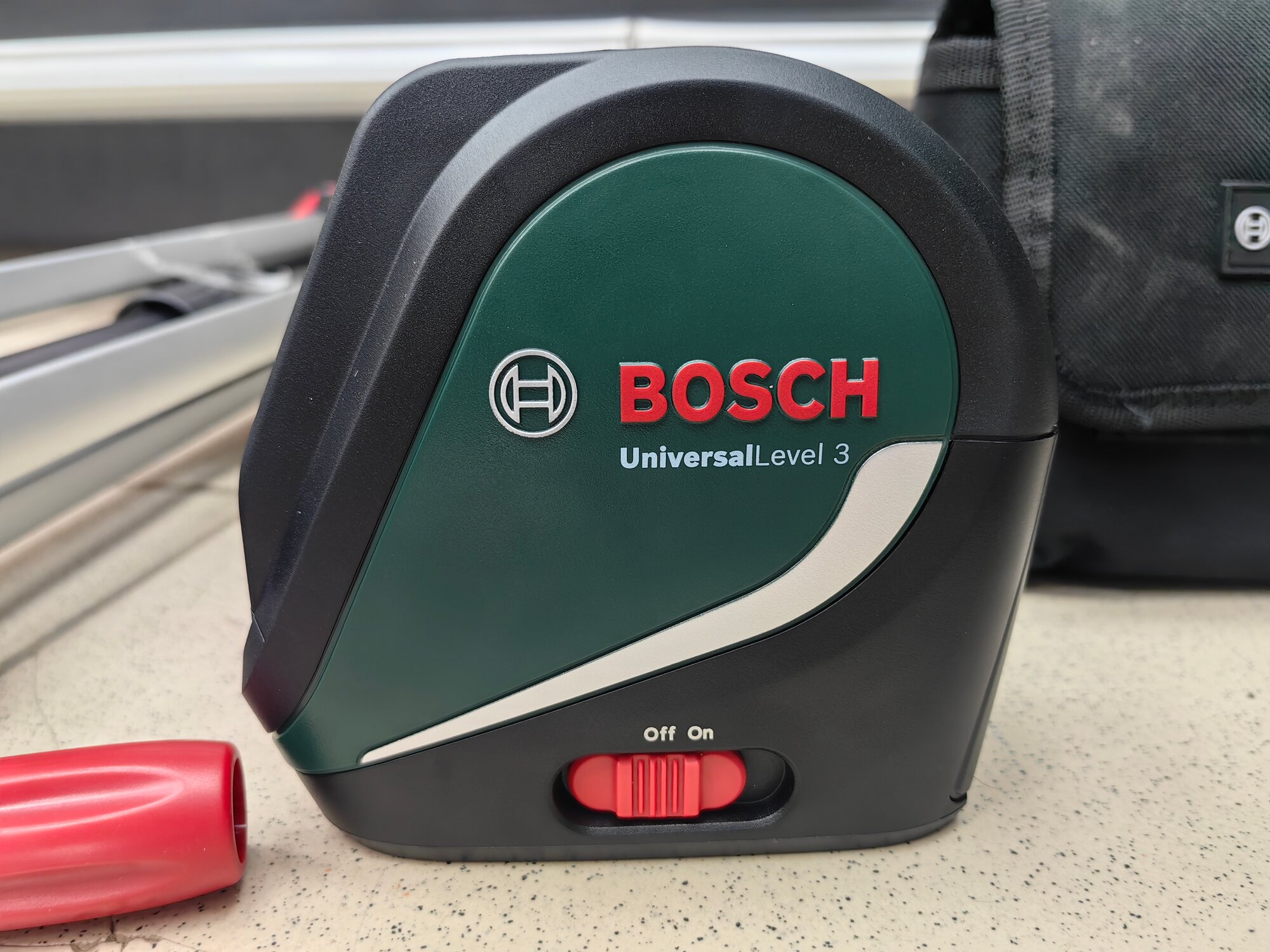 Лазерный нивелир Bosch Universal Level 3 б/у уценка