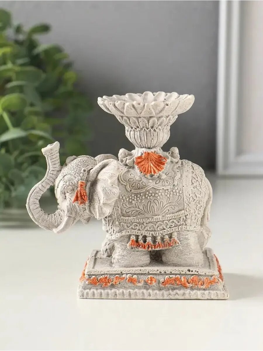 Элегантный индийский подсвечник для одной свечи