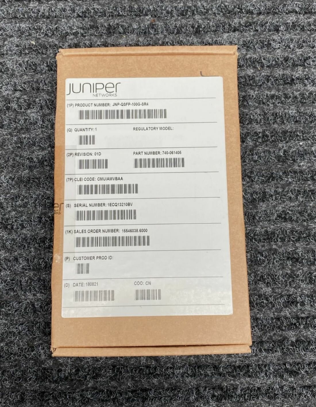 Трансивер Juniper JNP-QSFP-100G-SR4