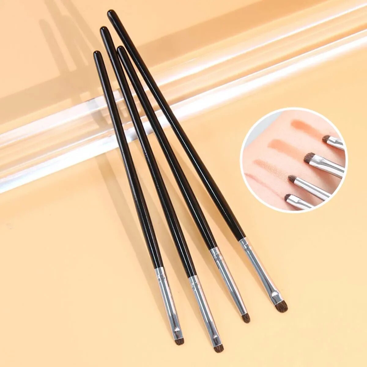 Кисть для подводки глаз Detail Eyeliner Brush