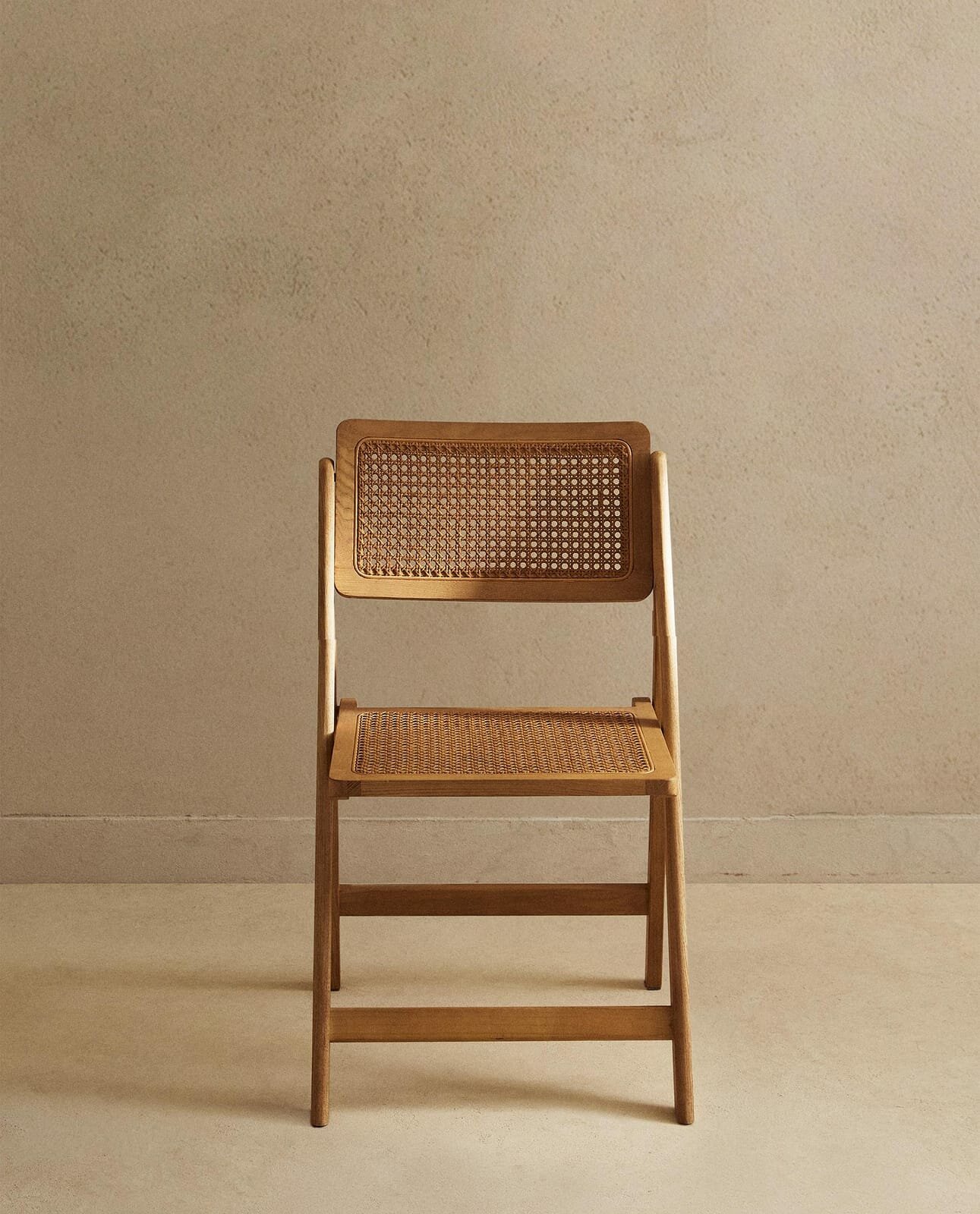 Складной стул ZARA HOME деревянный и раттанговый, светло-бежевый, 80 x 46 x 48 см 4242/073/052-99