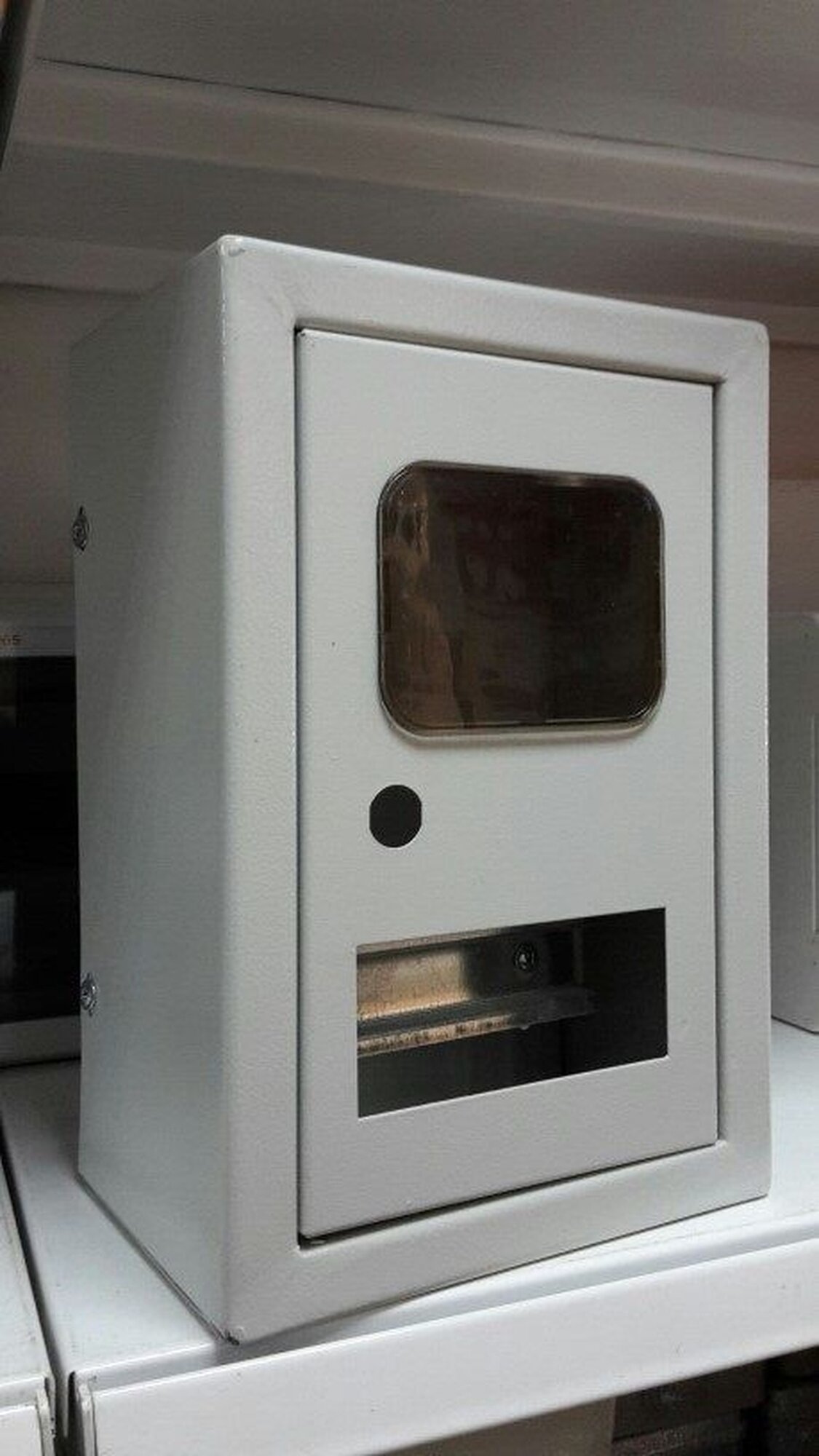 Щит учетно-распределительный ЩРУ 1Н- 6 IP31 (285х200х130) закрытые картон+замок