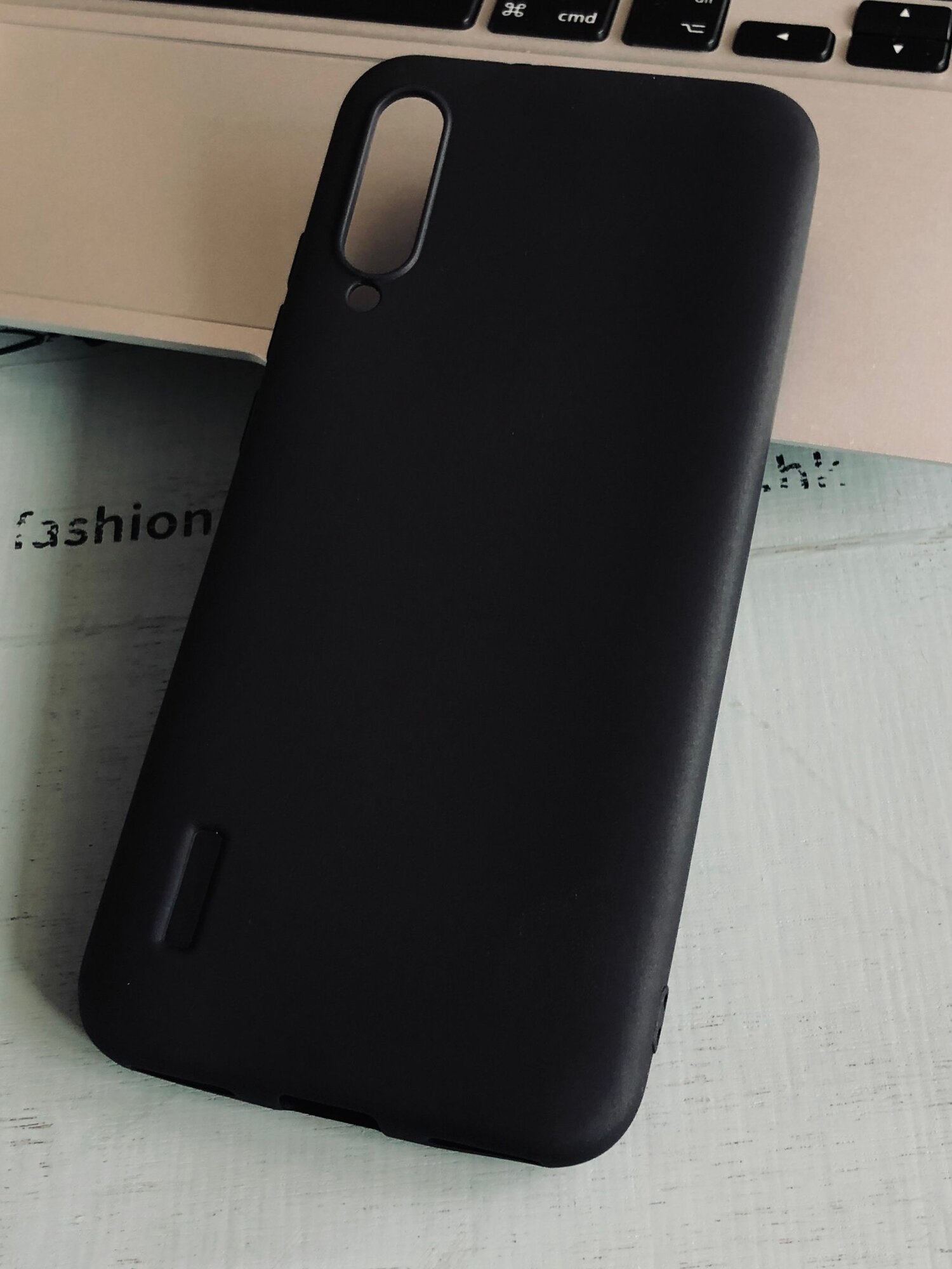 Чехол для Xiaomi Mi A3 / чехол на Сяоми Ми А3 плотный, матовый, приятный на ощупь, противоударный