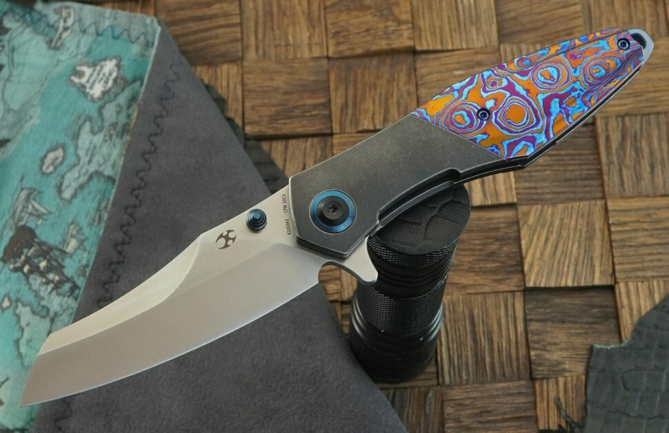 Складной нож Kansept Knives Mistaken, сталь CPM 20CV, S, рукоять титан/тимаскус