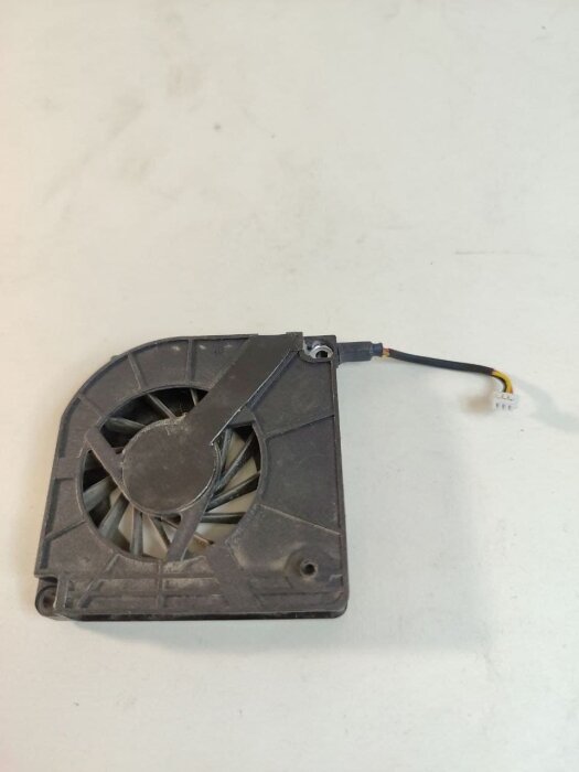 Кулер SUNON MagLev GB0506PGV1-8A 3 Pin PN 4R197 5V 1.4W