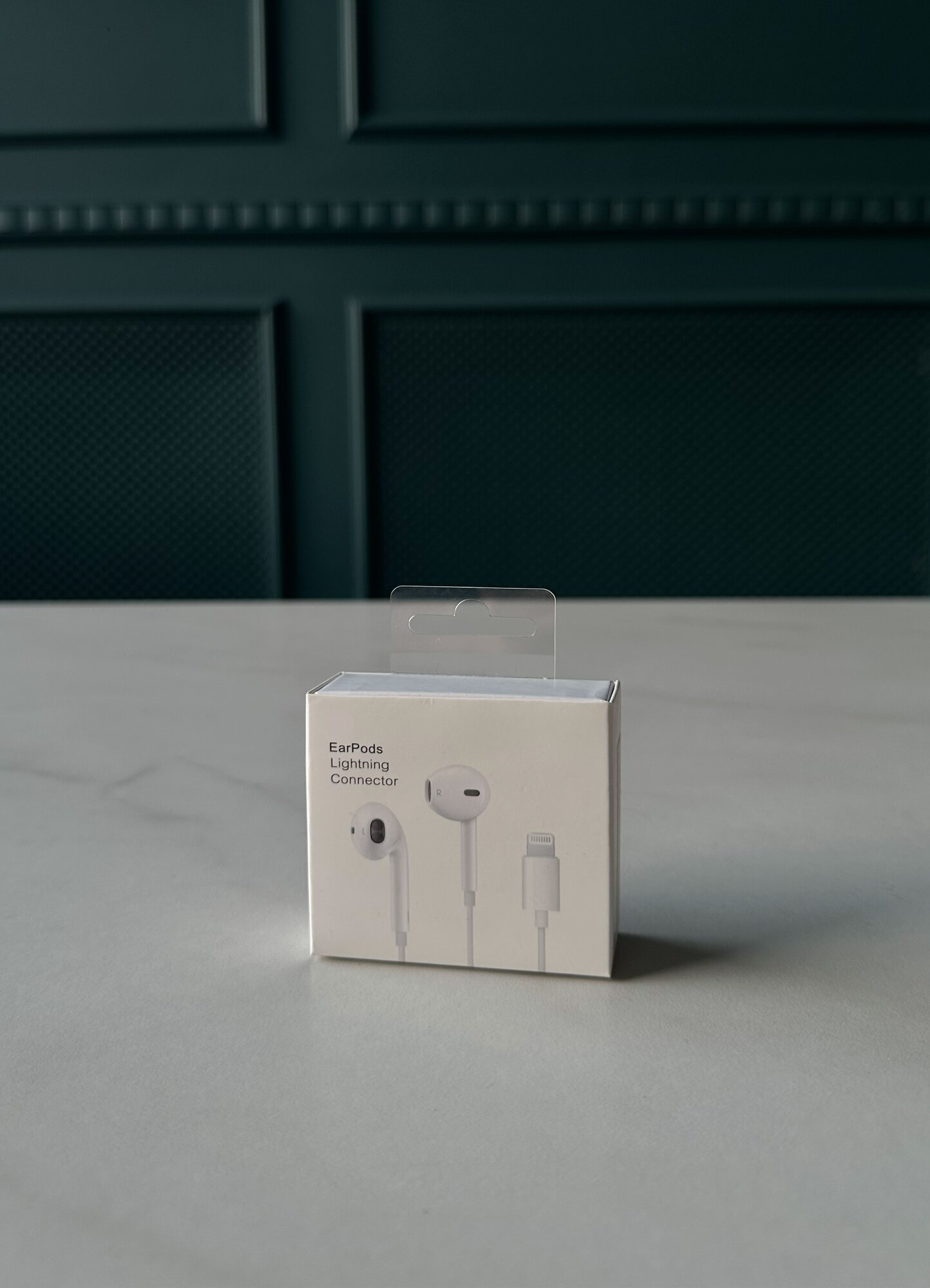 Проводные наушники EarPods с разъёмом Lightning (MWTY3ZM/A), для iPhone и iPad, белые