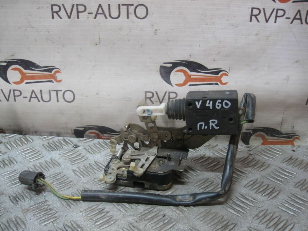 Замок двери передней правой Volvo 460 1988-1997