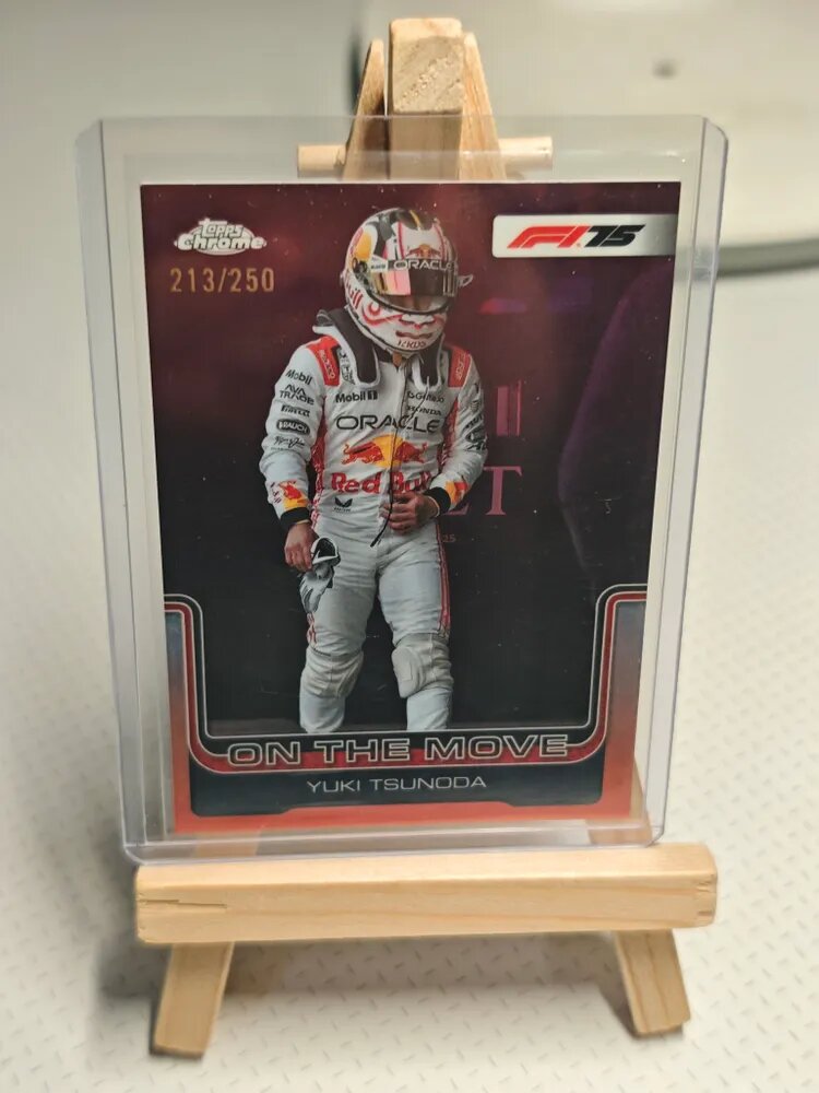Коллекционная карточка Topps 2025 Turbo Attax F1 Racing Car с пронумерованным ограниченным тиражом YUKI TSUNODA 213/250