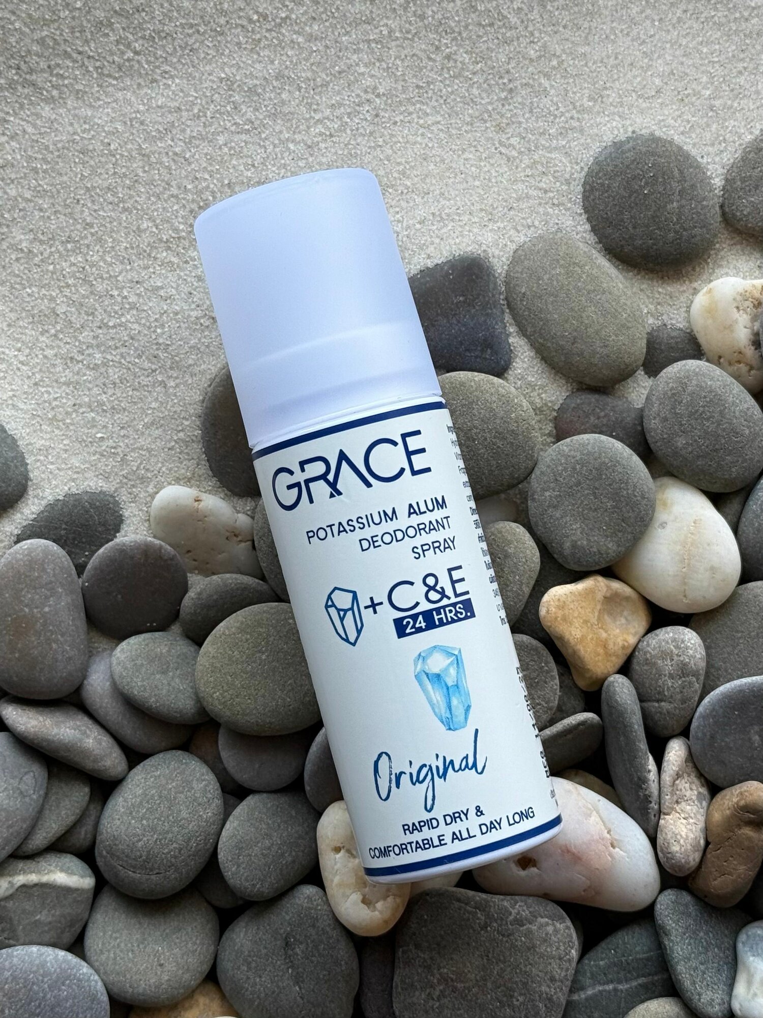 Grace Освежающий дезодорант-спрей для ног от запаха пота на основе квасцов с экстрактом киви и вишни Grace Deodorant Spray Pure, 50 мл, Таиланд